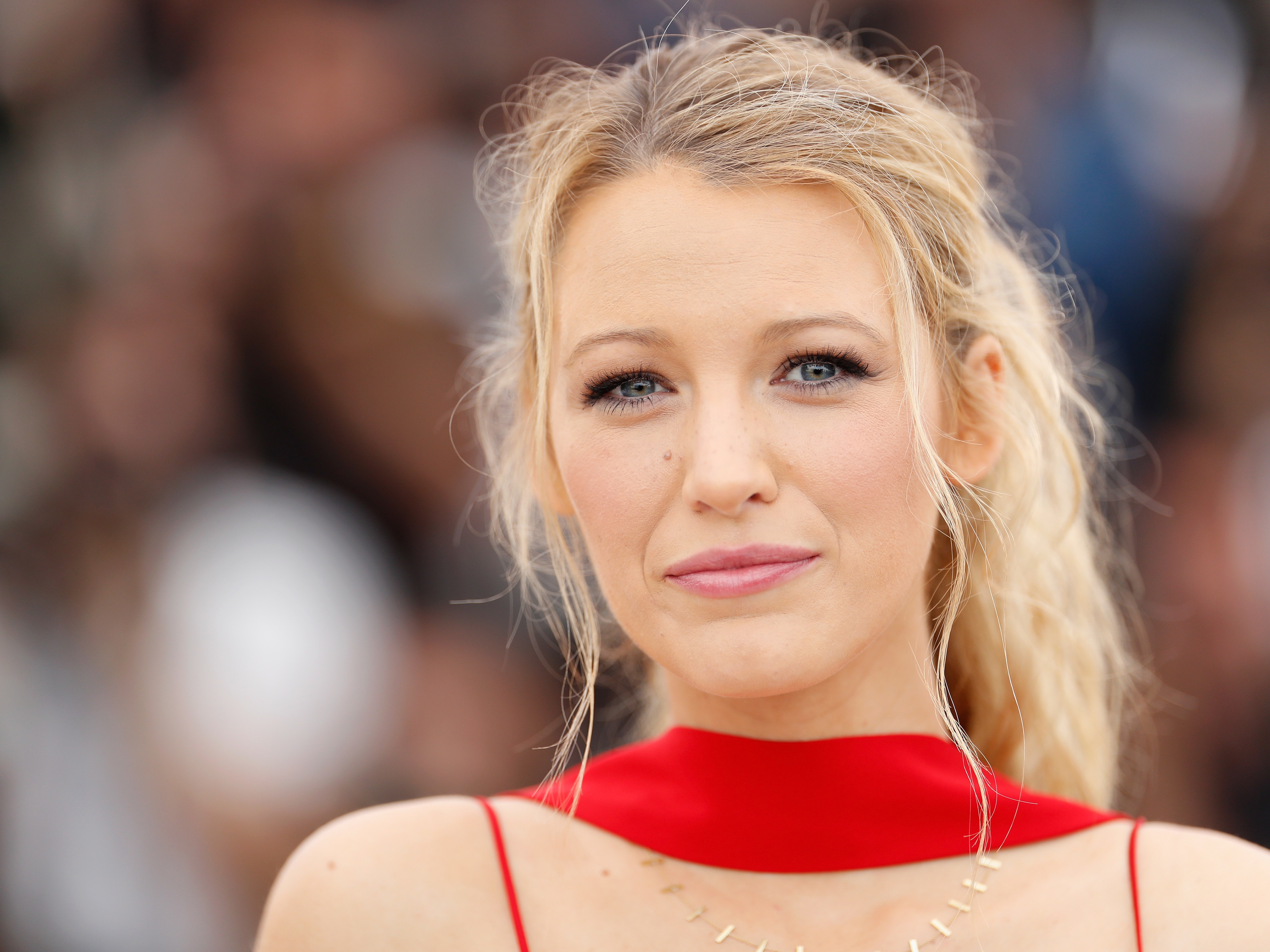 Download Blonde Celebrity Blake Lively 4k Ultra HD Wallpaper