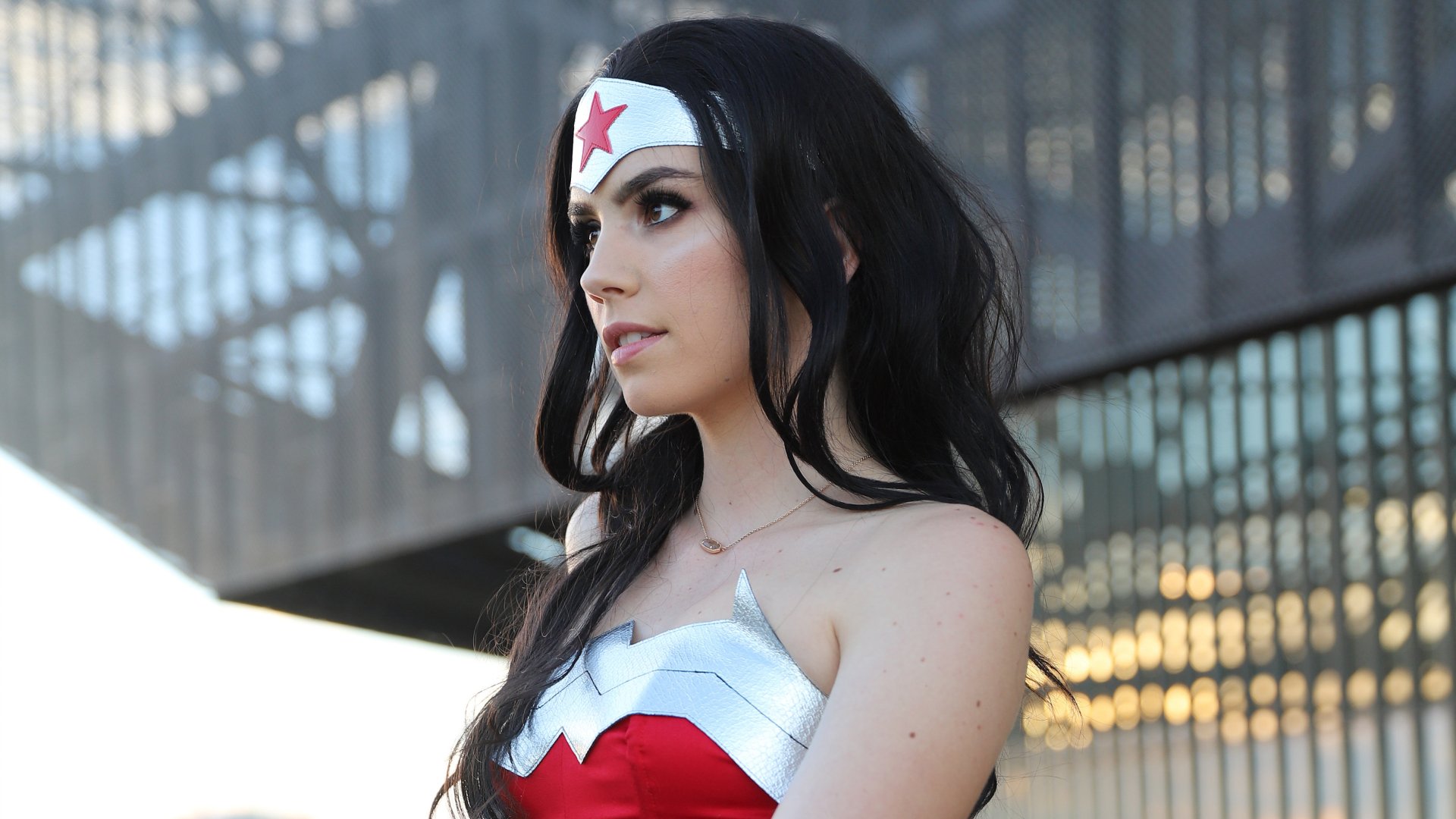 Download DC Comics Black Hair Model Wonder Woman Woman Cosplay HD Wallpaper