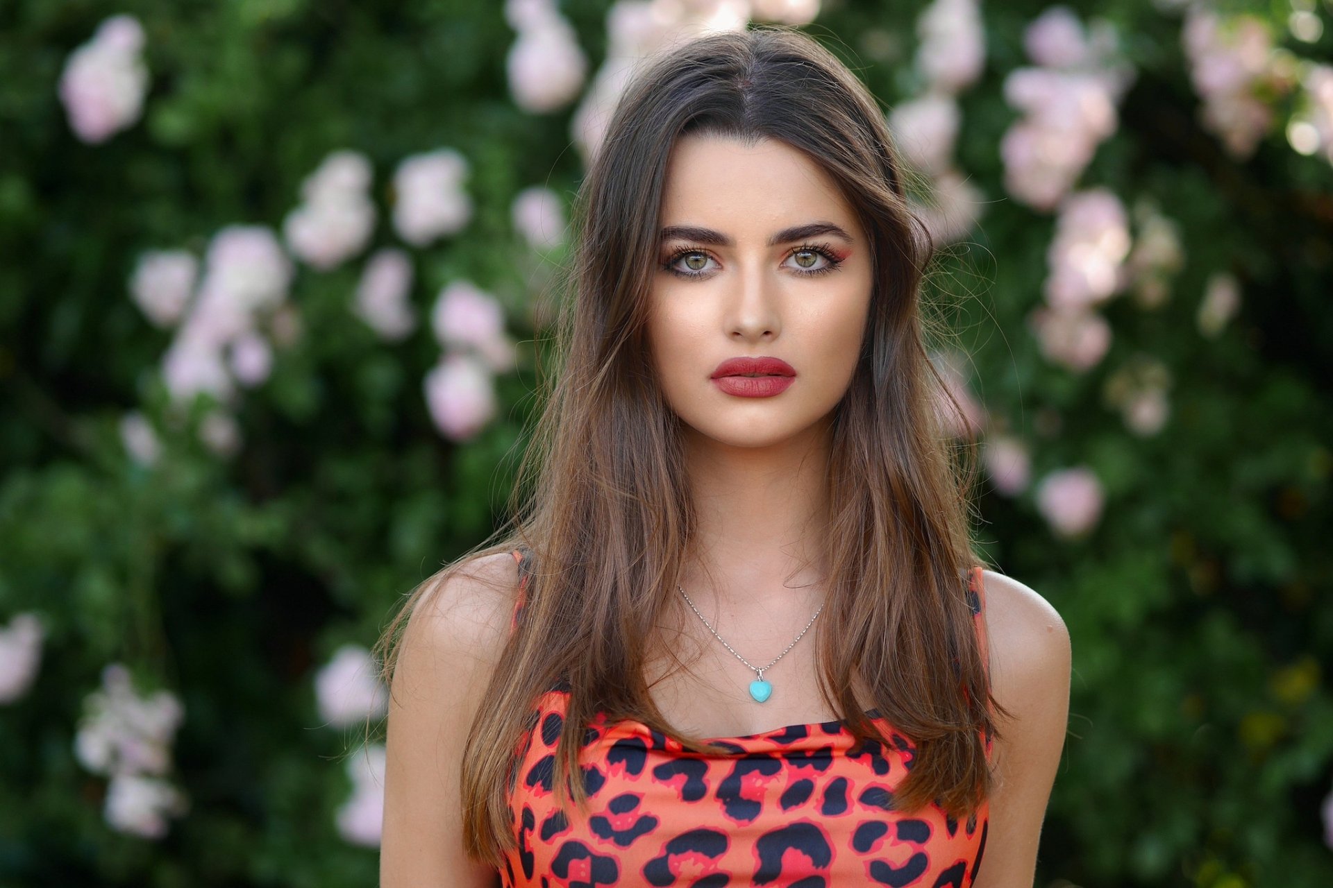Download Depth Of Field Brunette Lipstick Woman Model Hd Wallpaper