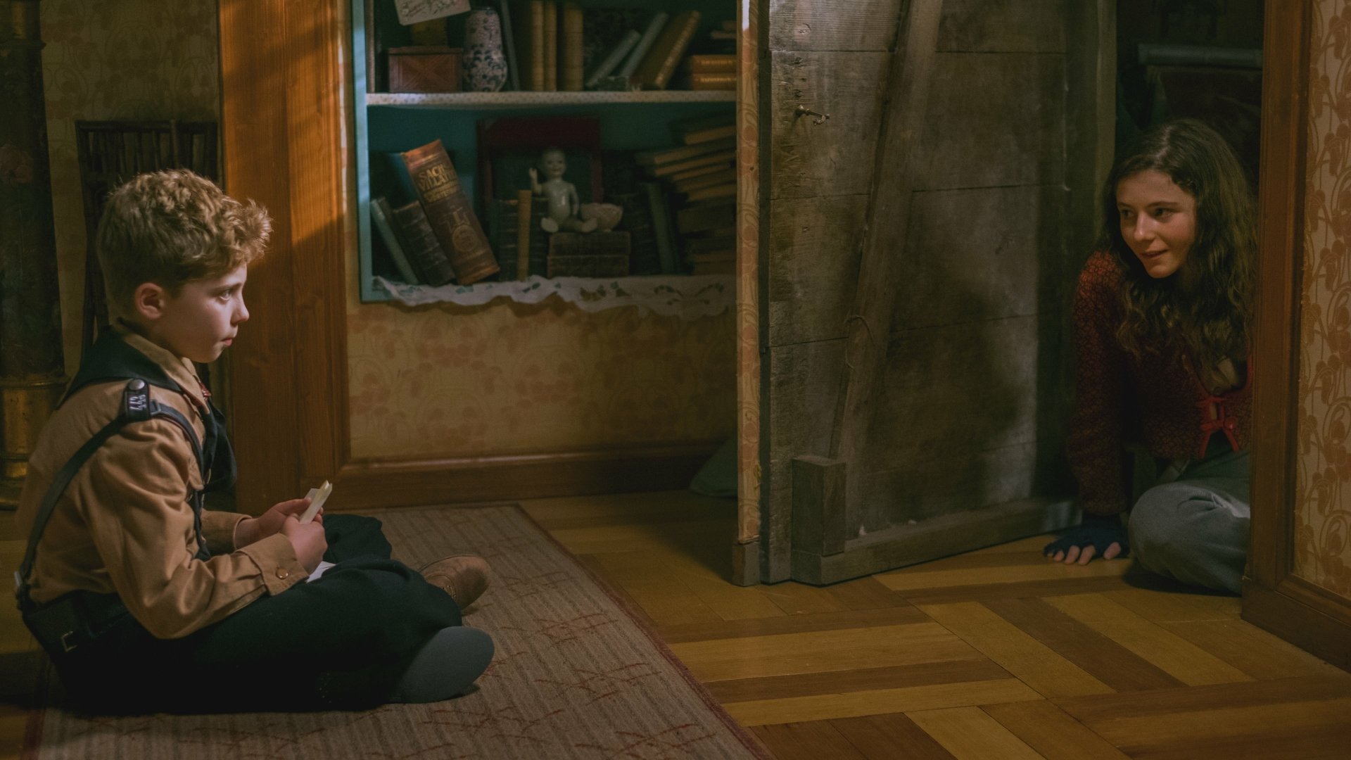 Download Roman Griffin Davis Thomasin McKenzie Movie Jojo Rabbit 4k ...