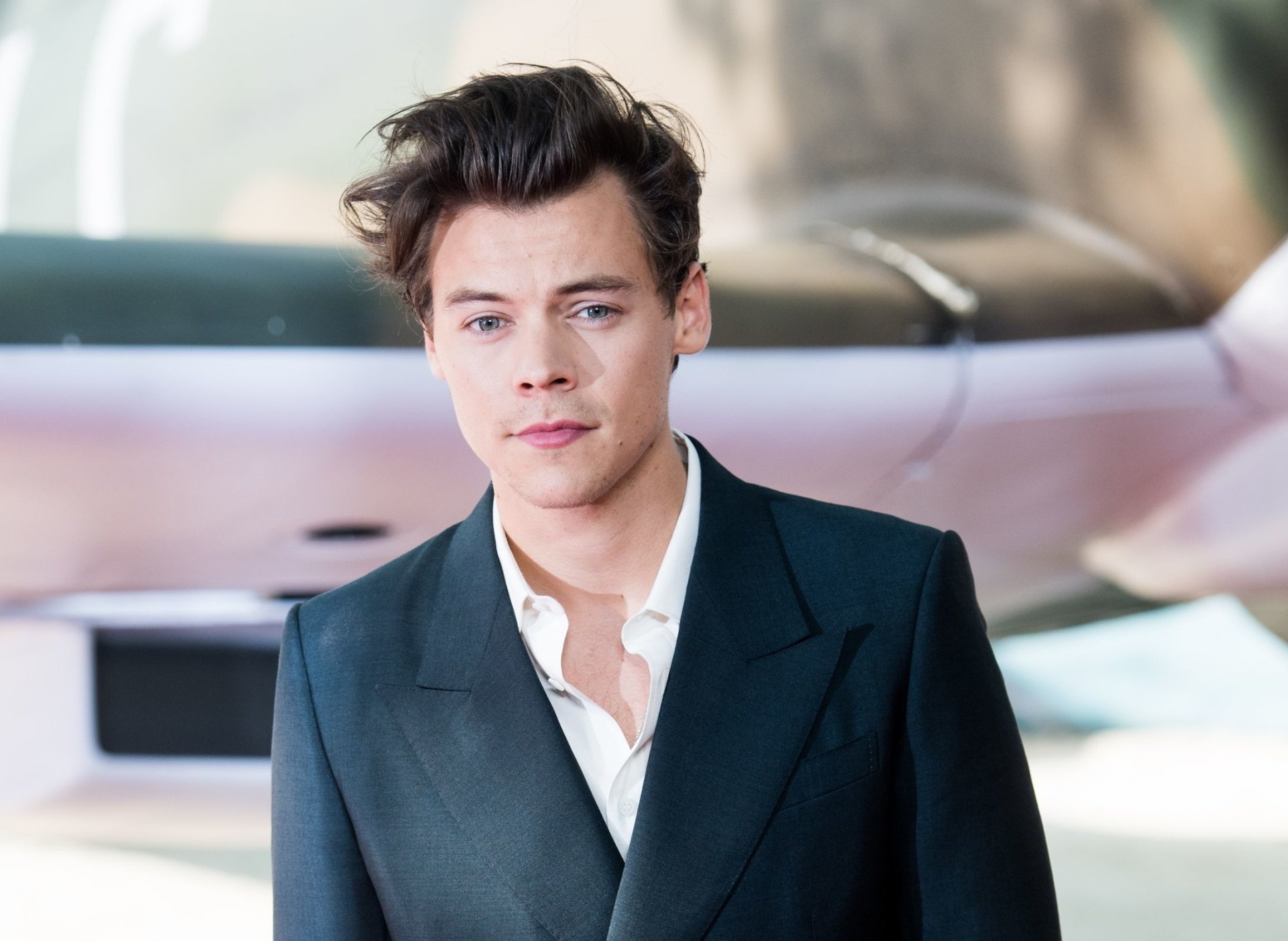 Download English Singer Music Harry Styles HD Wallpaper