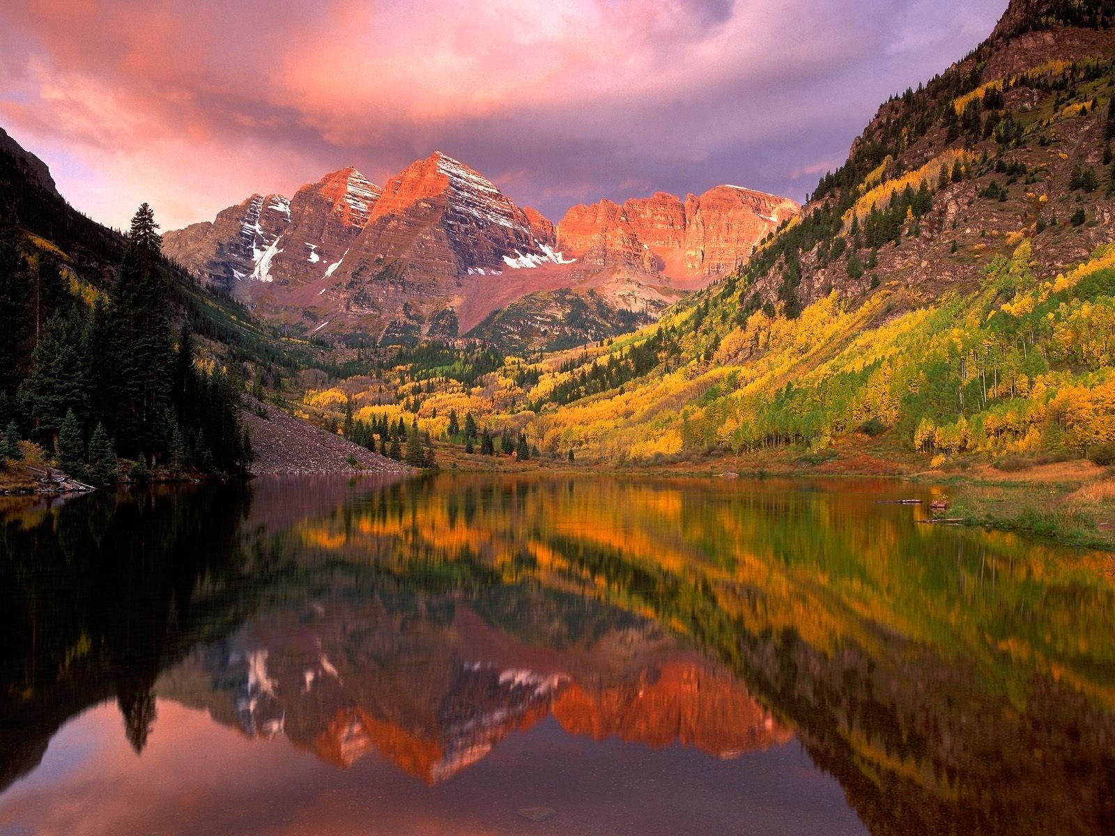 Tranquil Mountain Reflections - HD Wallpaper