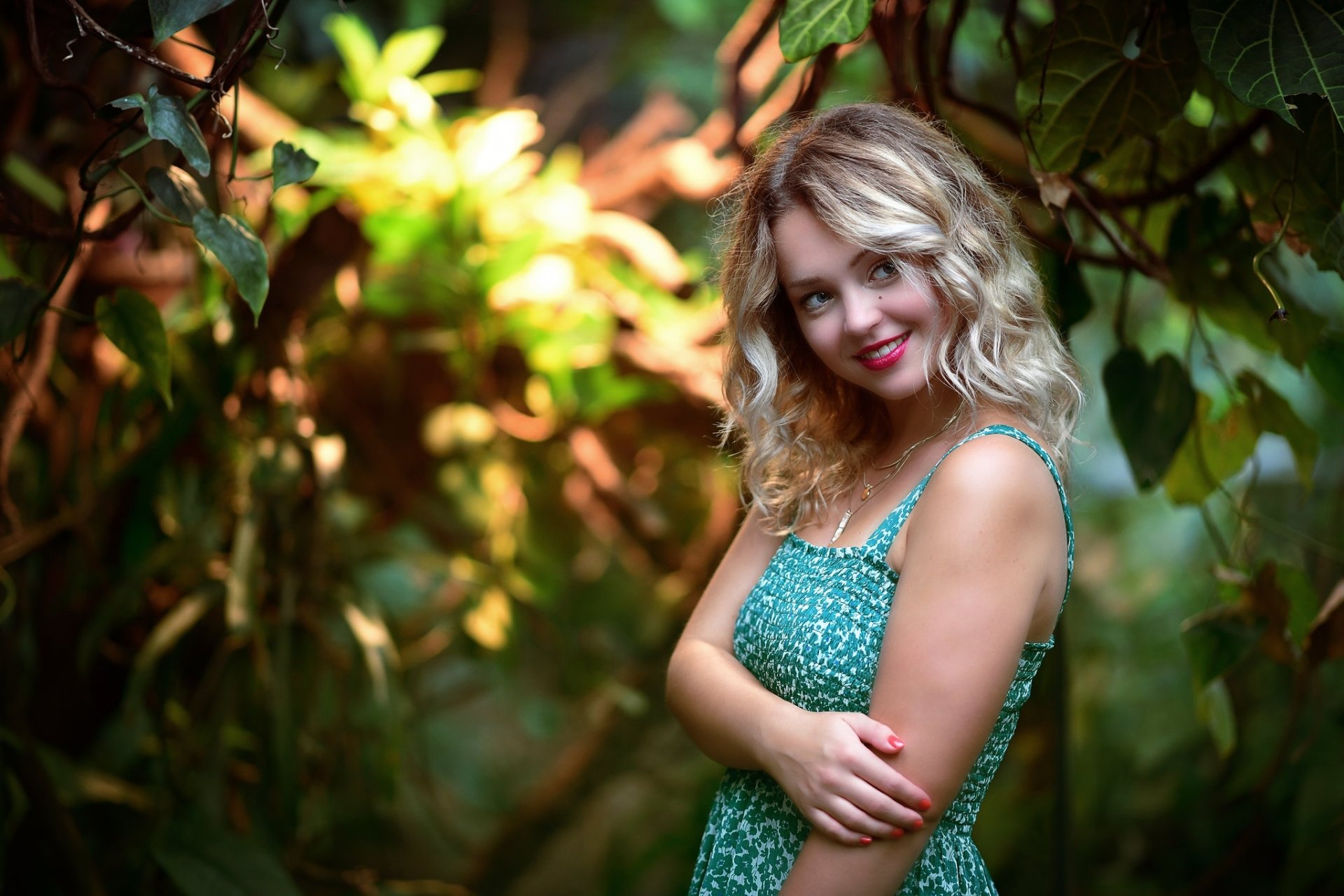 Download Dress Blonde Smile Woman Model HD Wallpaper