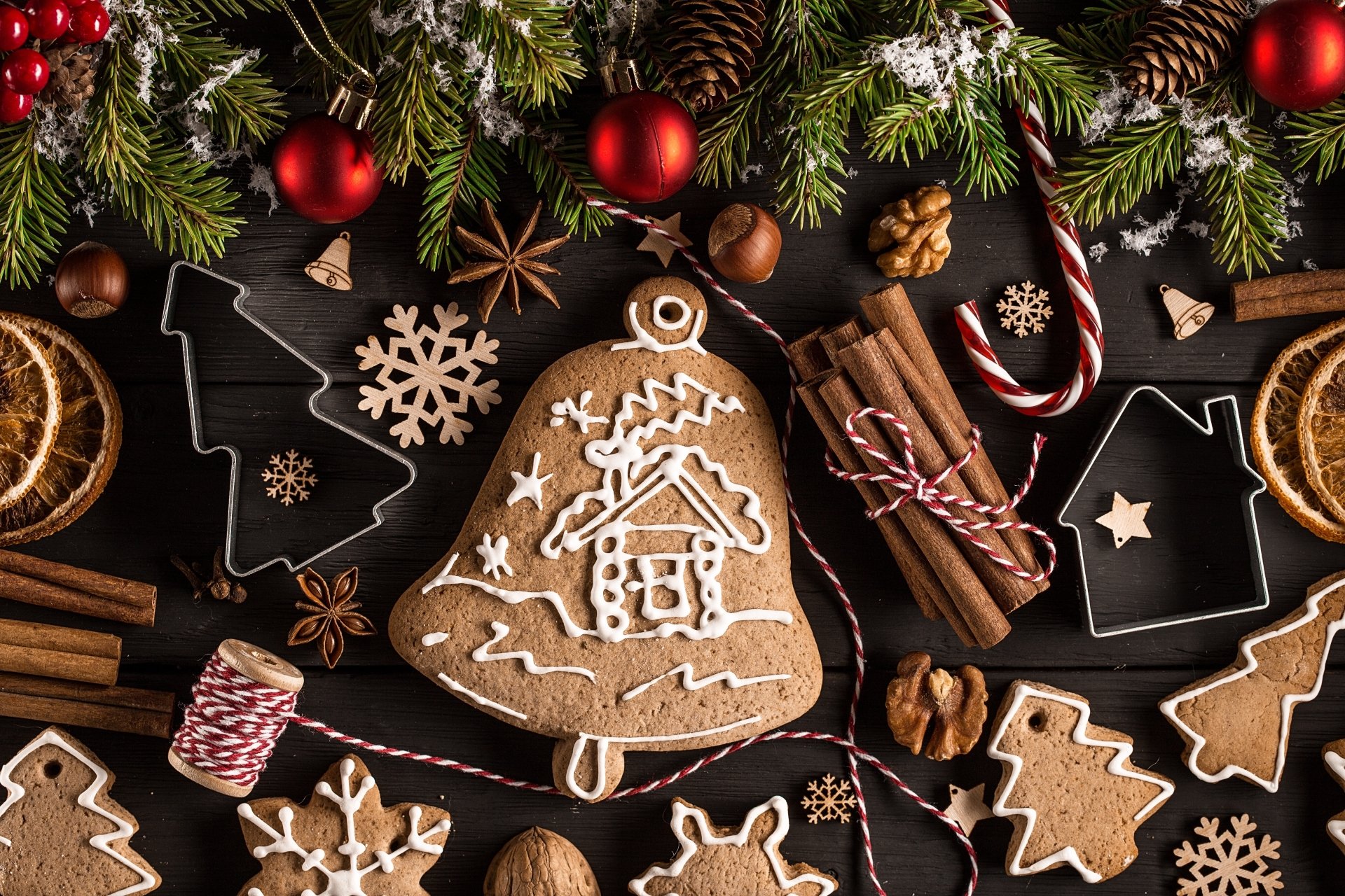 Festive Gingerbread Delight: 4K Ultra HD Christmas Cookie Still Life ...