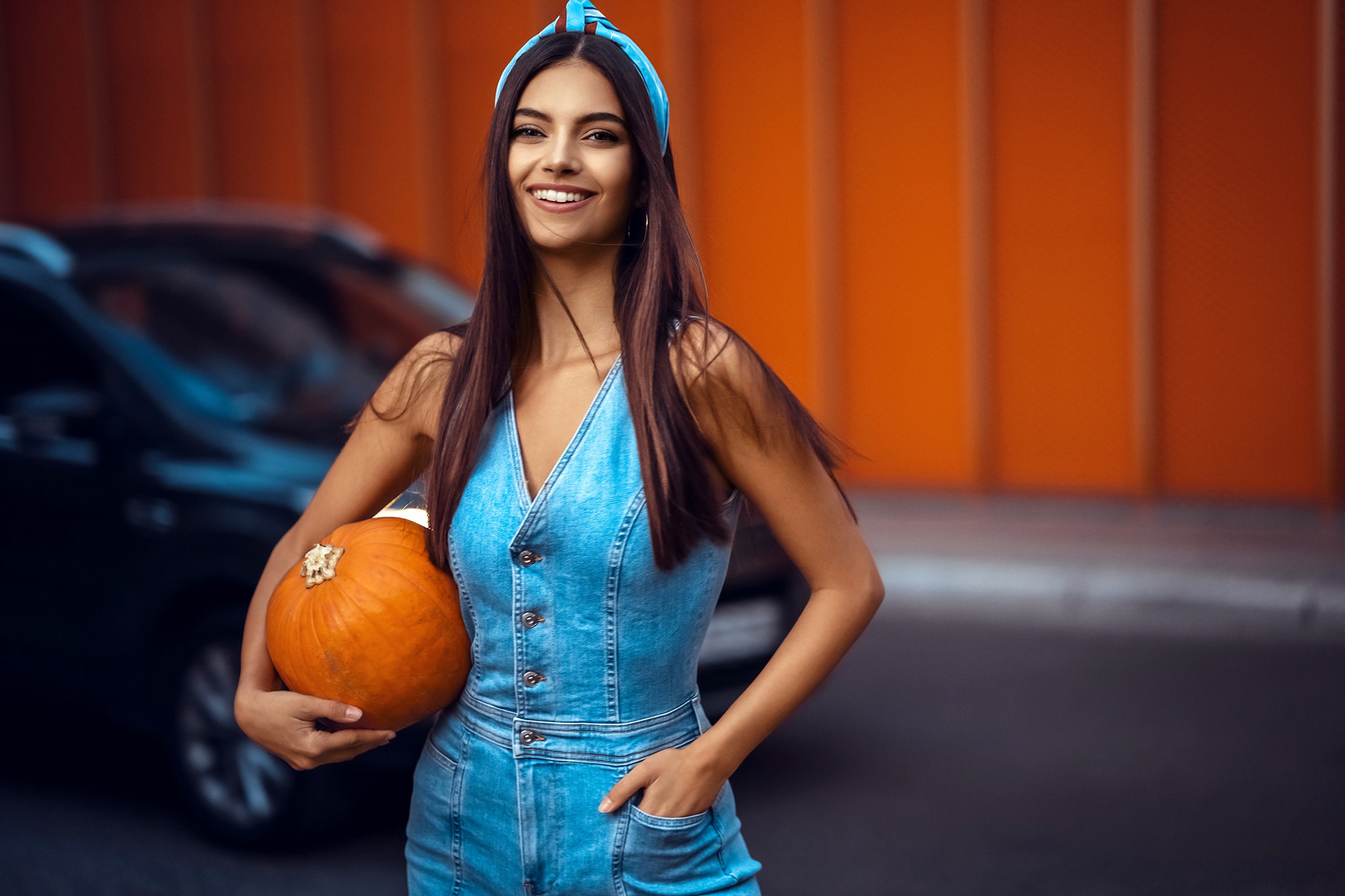 Download Depth Of Field Brunette Smile Woman Model Hd Wallpaper By