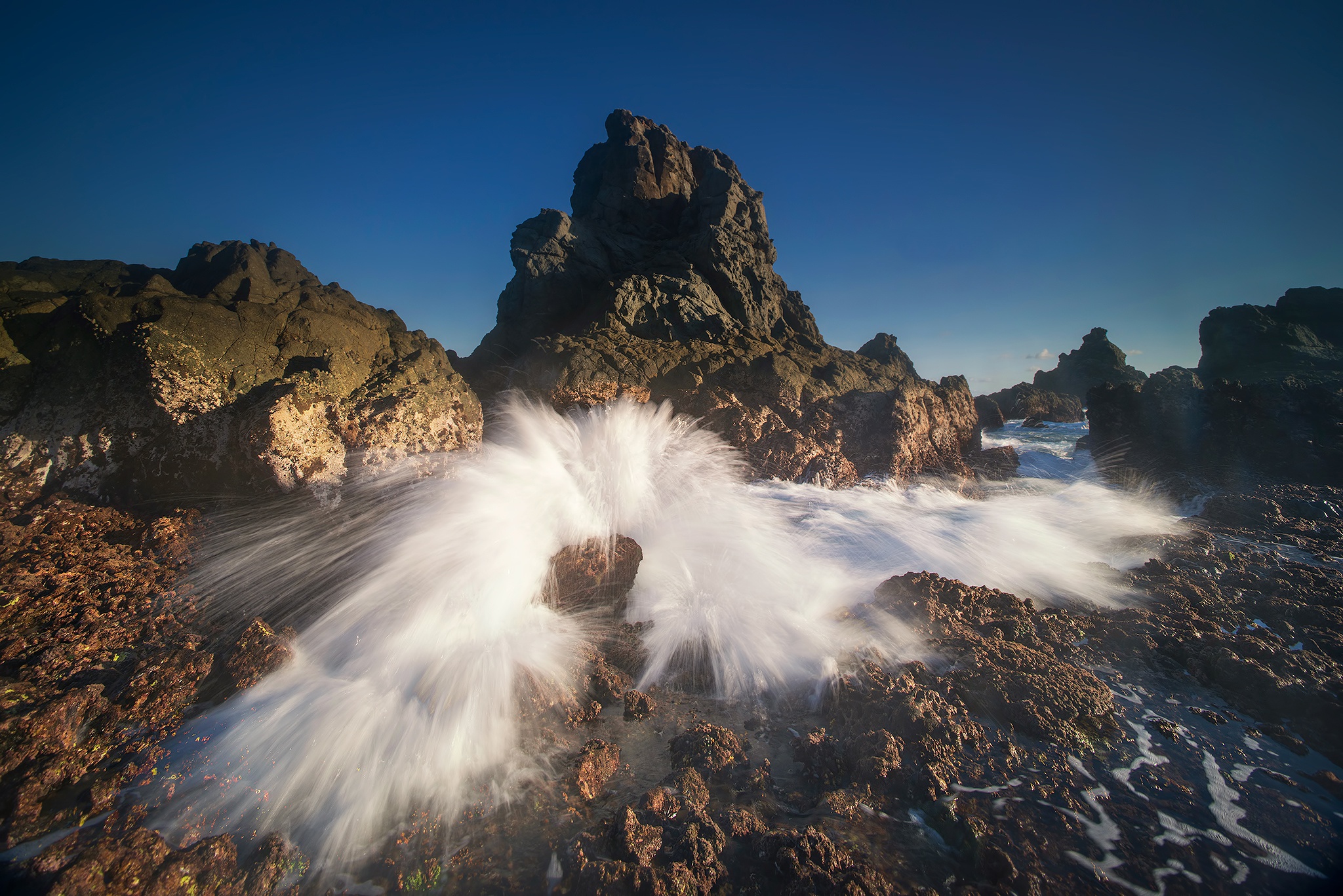 Download Nature Rock HD Wallpaper