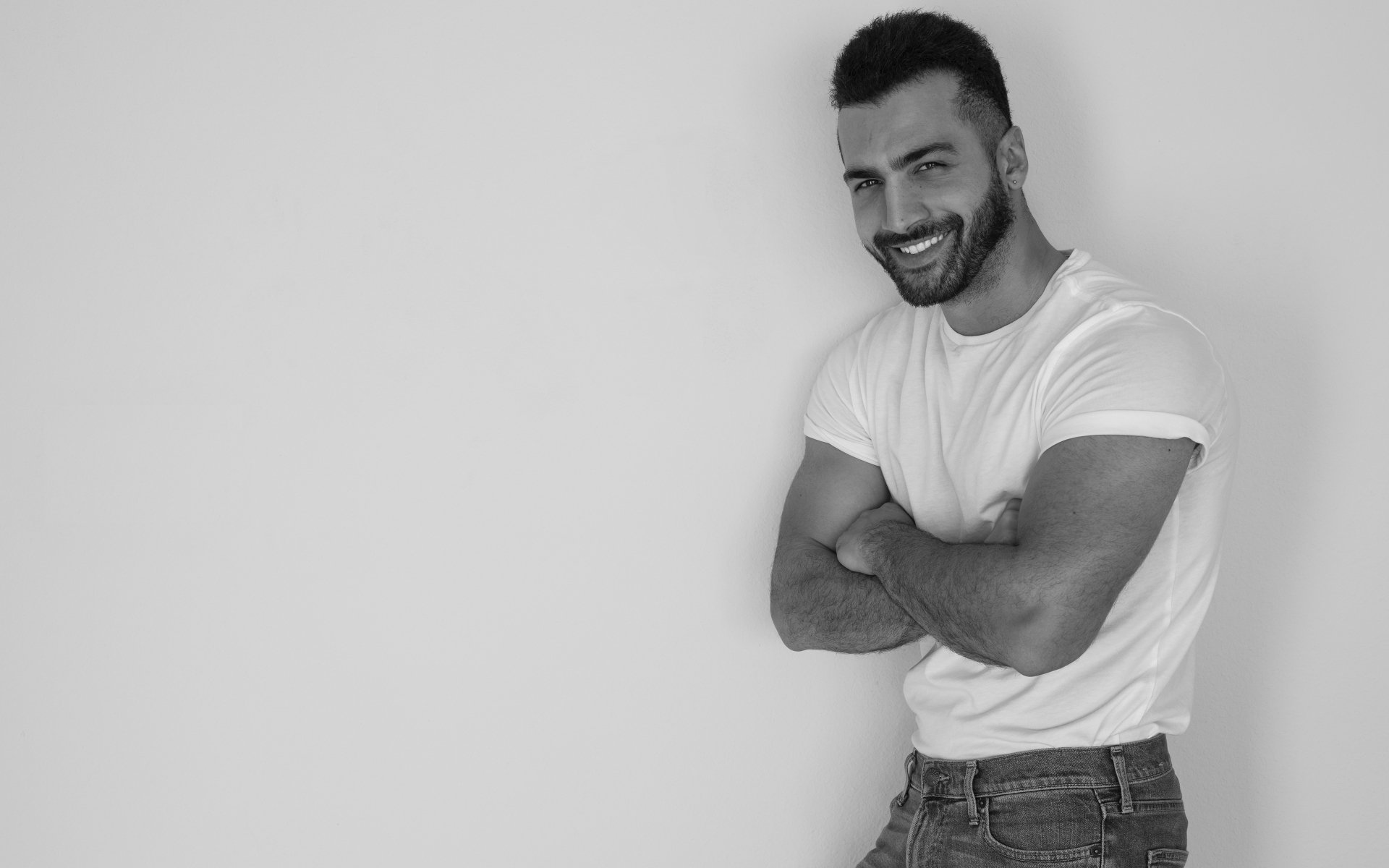 Download Black & White Smile Man Model 4k Ultra HD Wallpaper