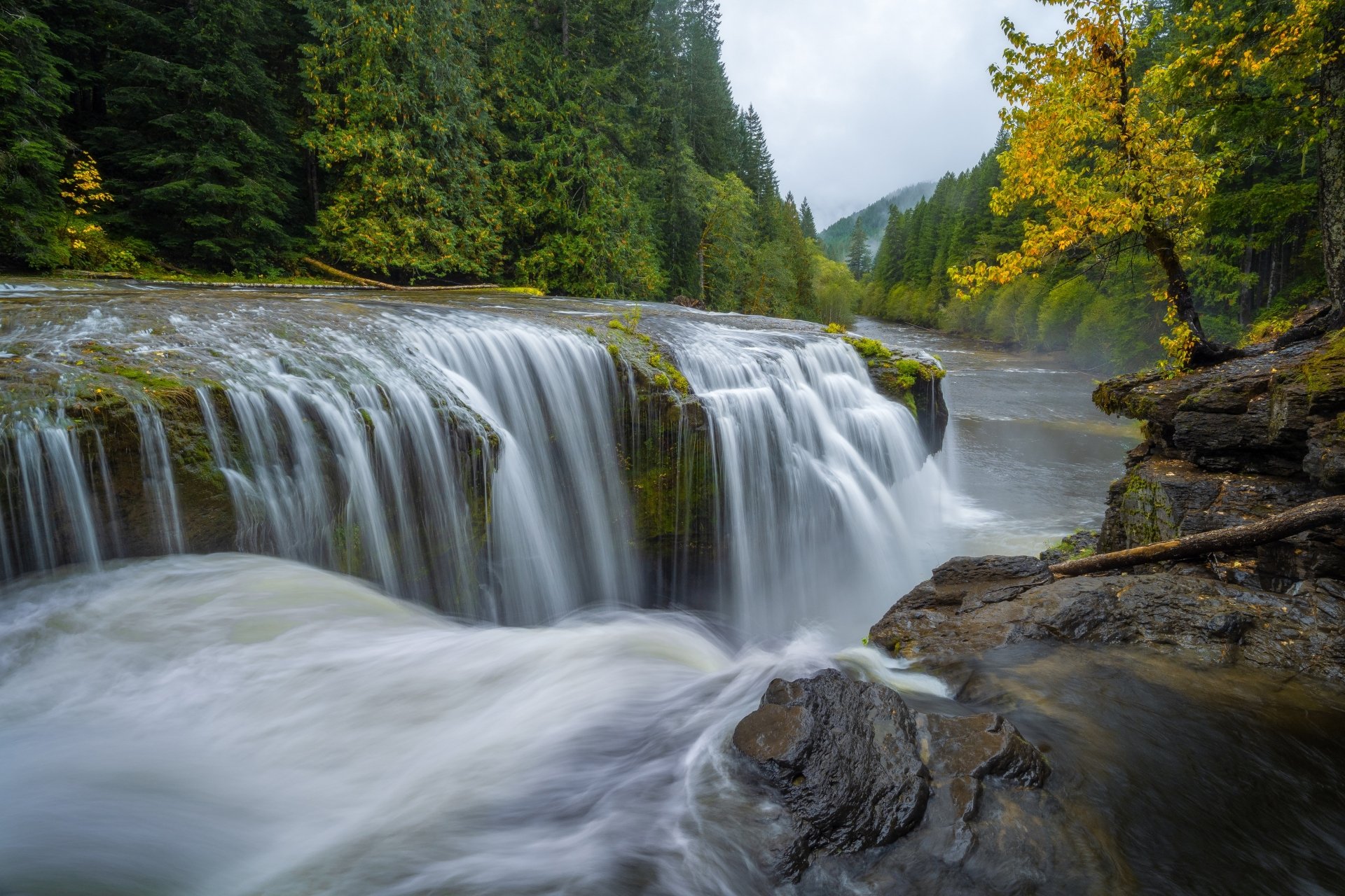 Autumn at Lower Lewis River Falls — 4K Ultra HD Waterfall Wallpaper ...
