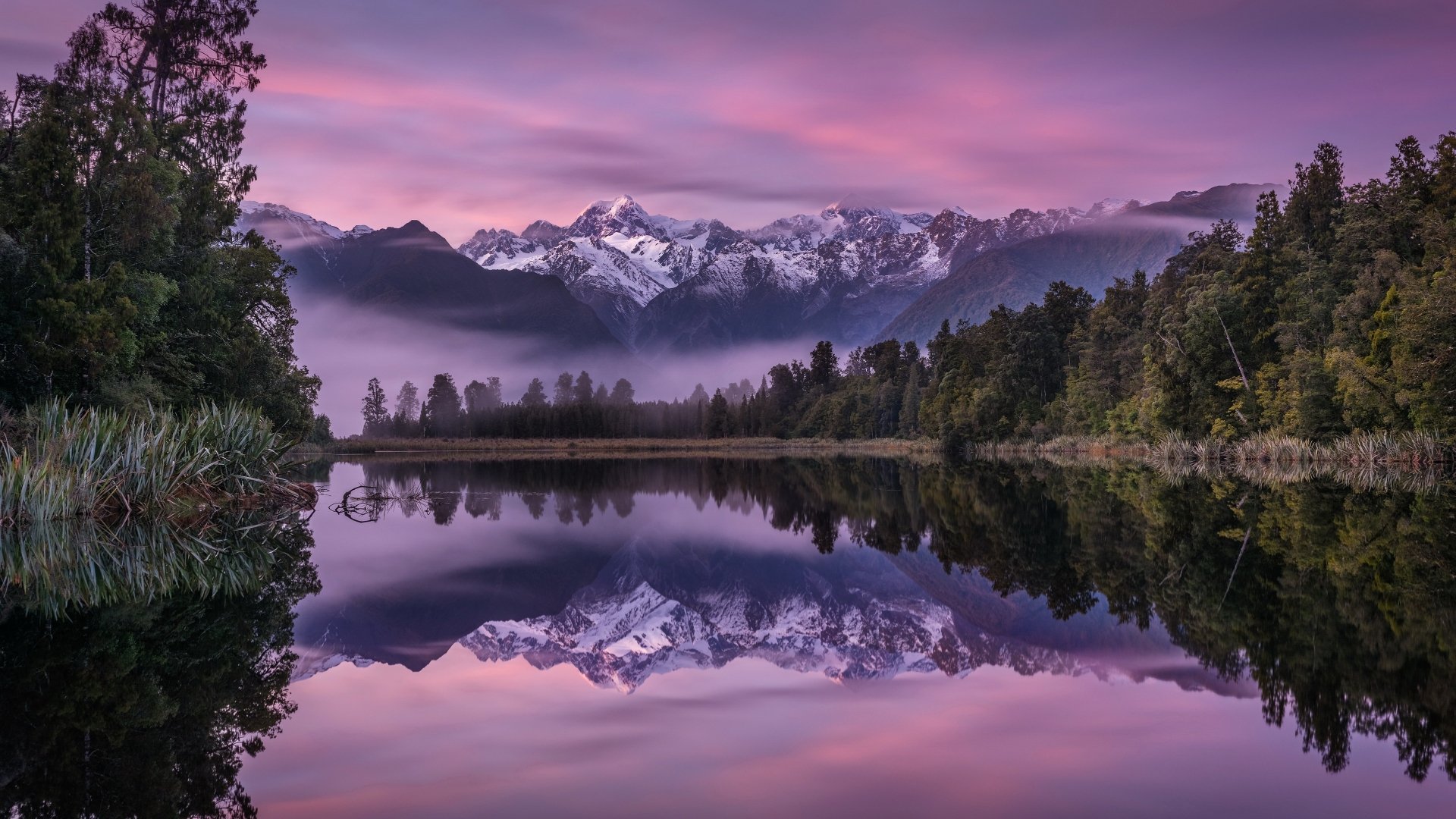 4K Ultra HD Evening Mountain Reflection Over Serene Nature Lake ...