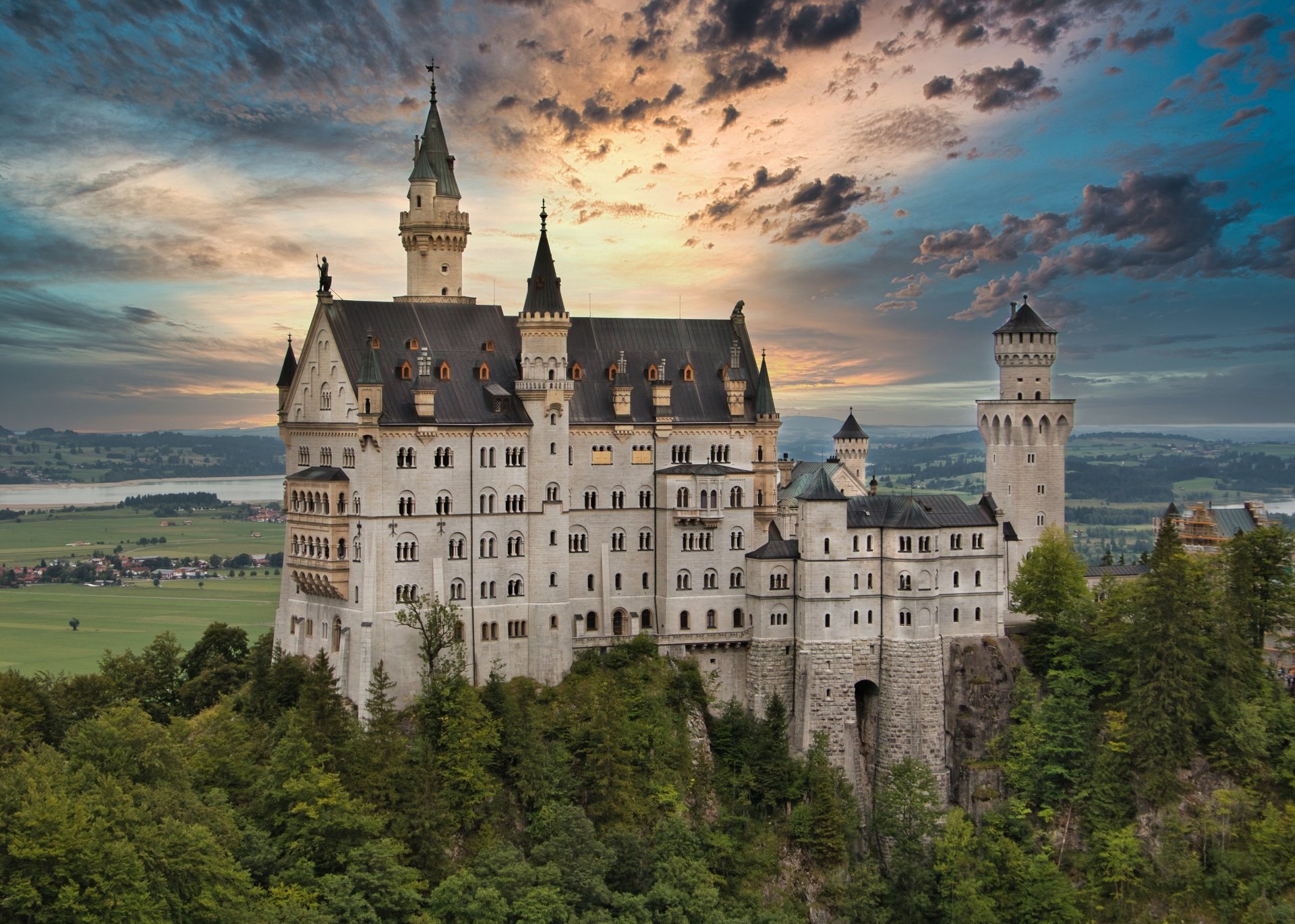 Download Germany Castle Man Made Neuschwanstein Castle 4k Ultra HD ...