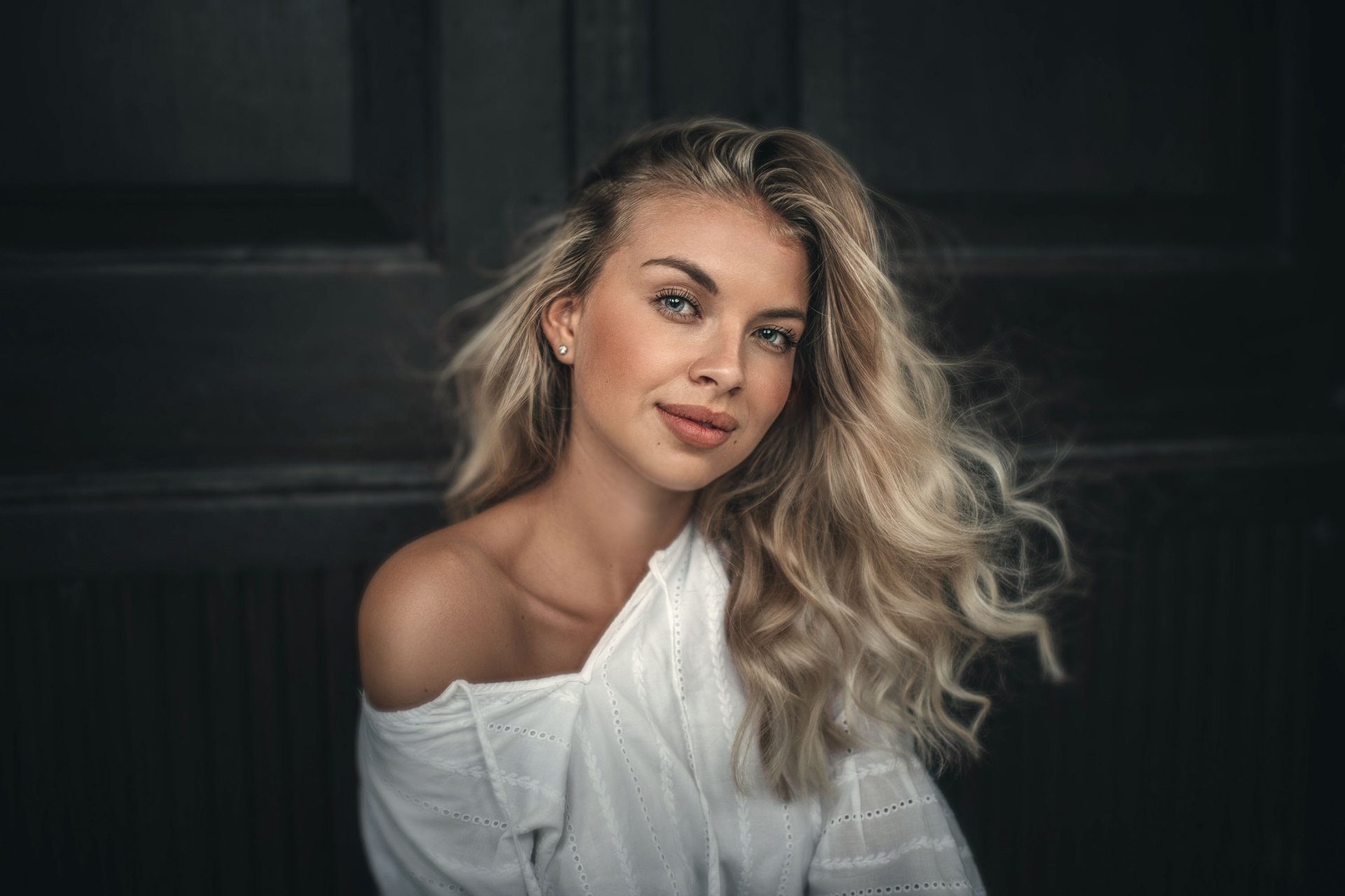Download Blue Eyes Blonde Makeup Portrait Woman Model HD Wallpaper by ...