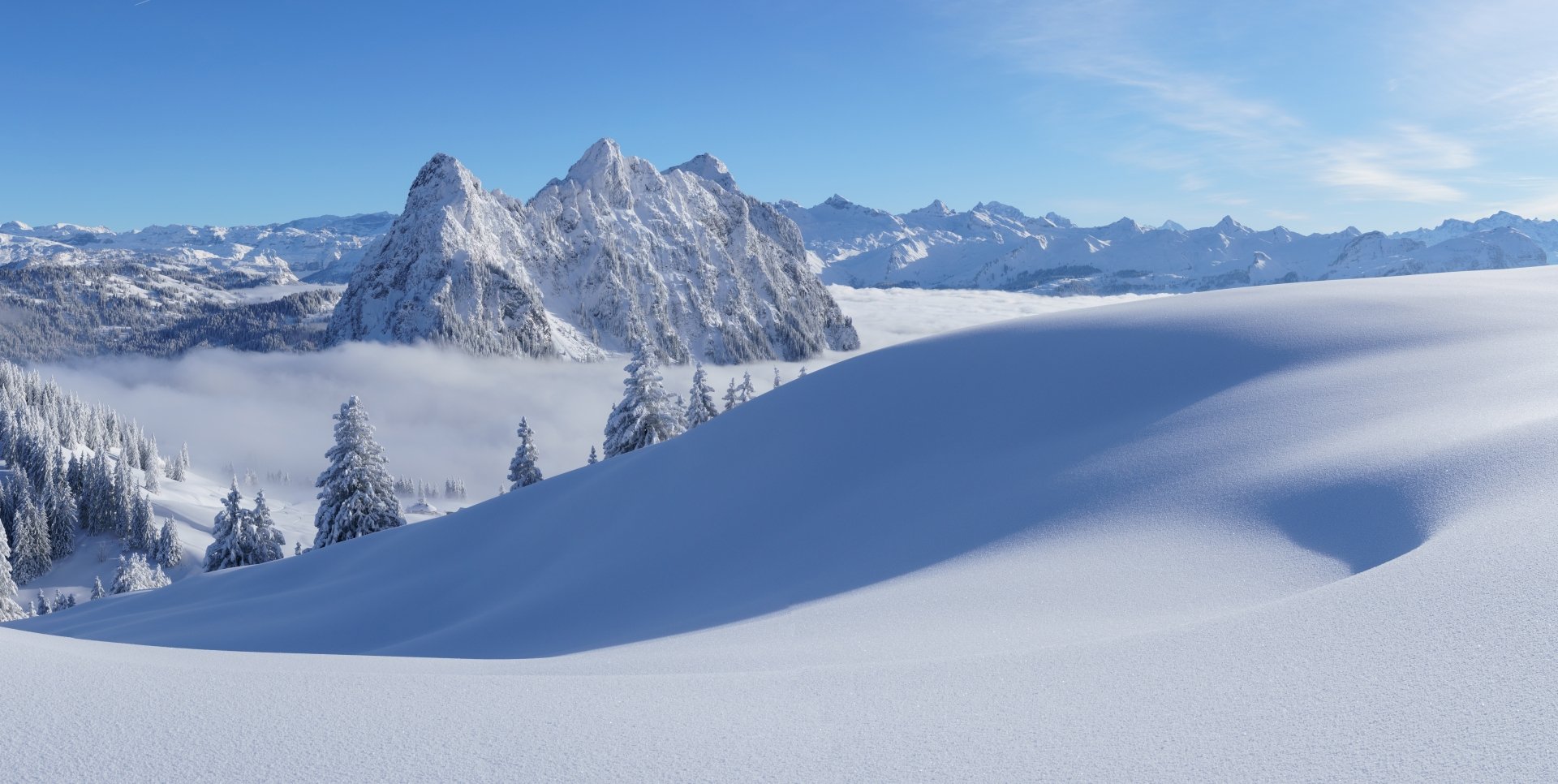 Majestic Swiss Alps Winter: 8K Ultra HD Snowy Mountain Bliss