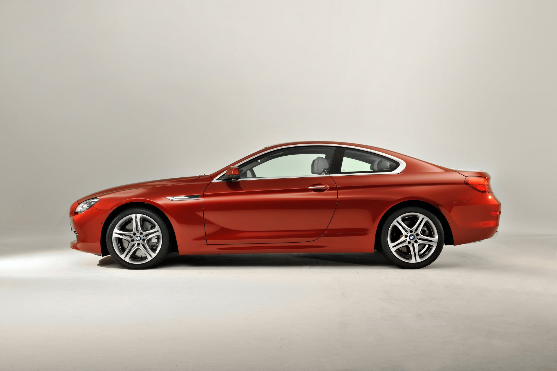 Red BMW 650i Coupé Worldwide (F13)