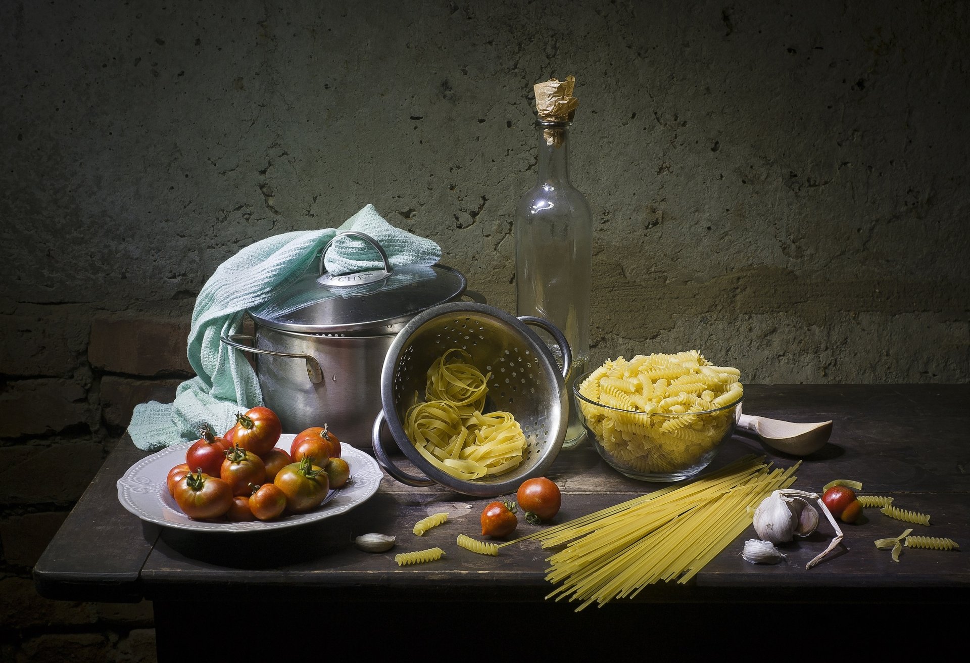 Download Pasta Tomato Photography Still Life HD Wallpaper | 2500x1708 ...