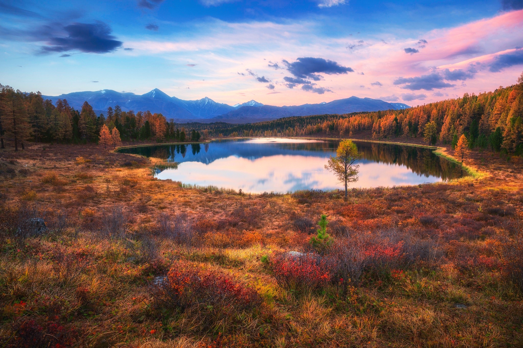 Download Fall Landscape Russia Nature Lake HD Wallpaper