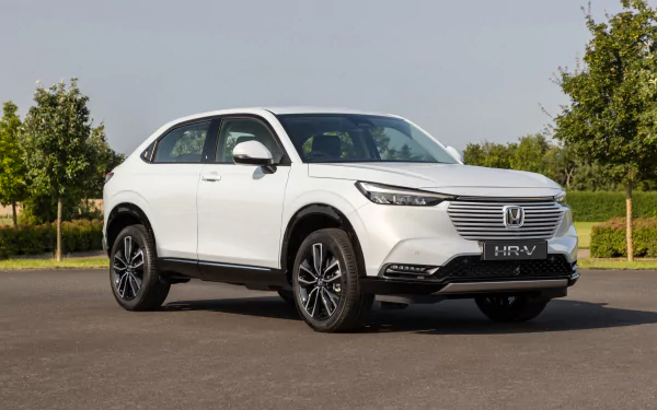 [10+] Honda HR-V E:HEV 4k Wallpapers