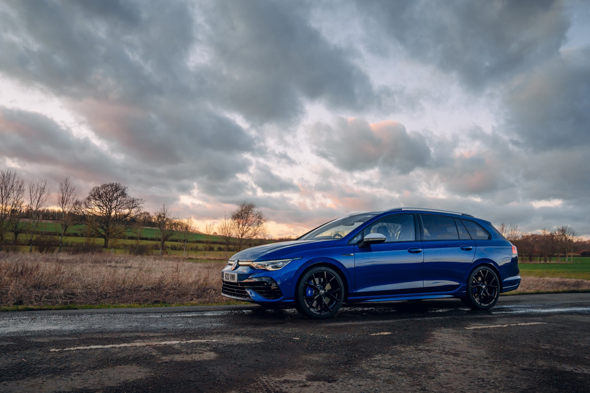 Download Vehicle Volkswagen Golf R 4k Ultra HD Wallpaper