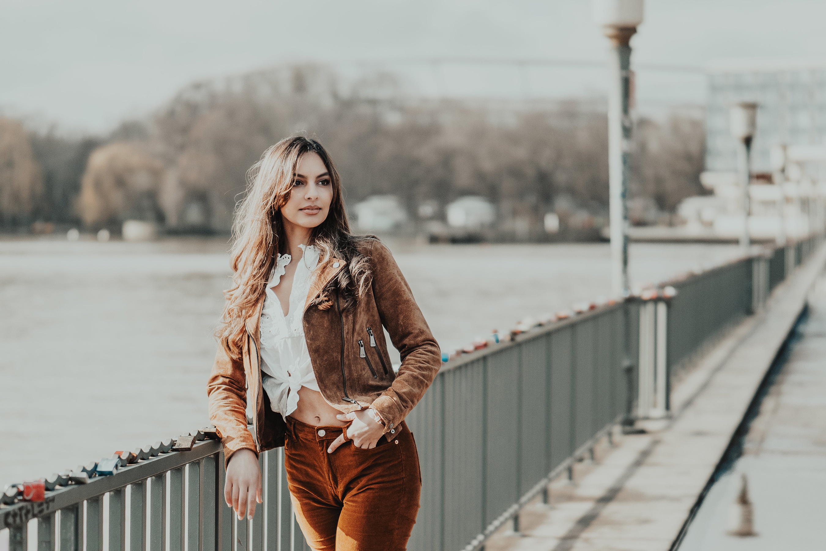 Download Woman Model HD Wallpaper