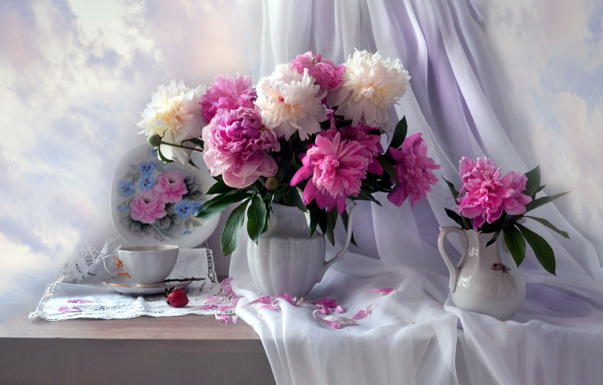 Elegant Still Life: HD Floral Photography Wallpaper