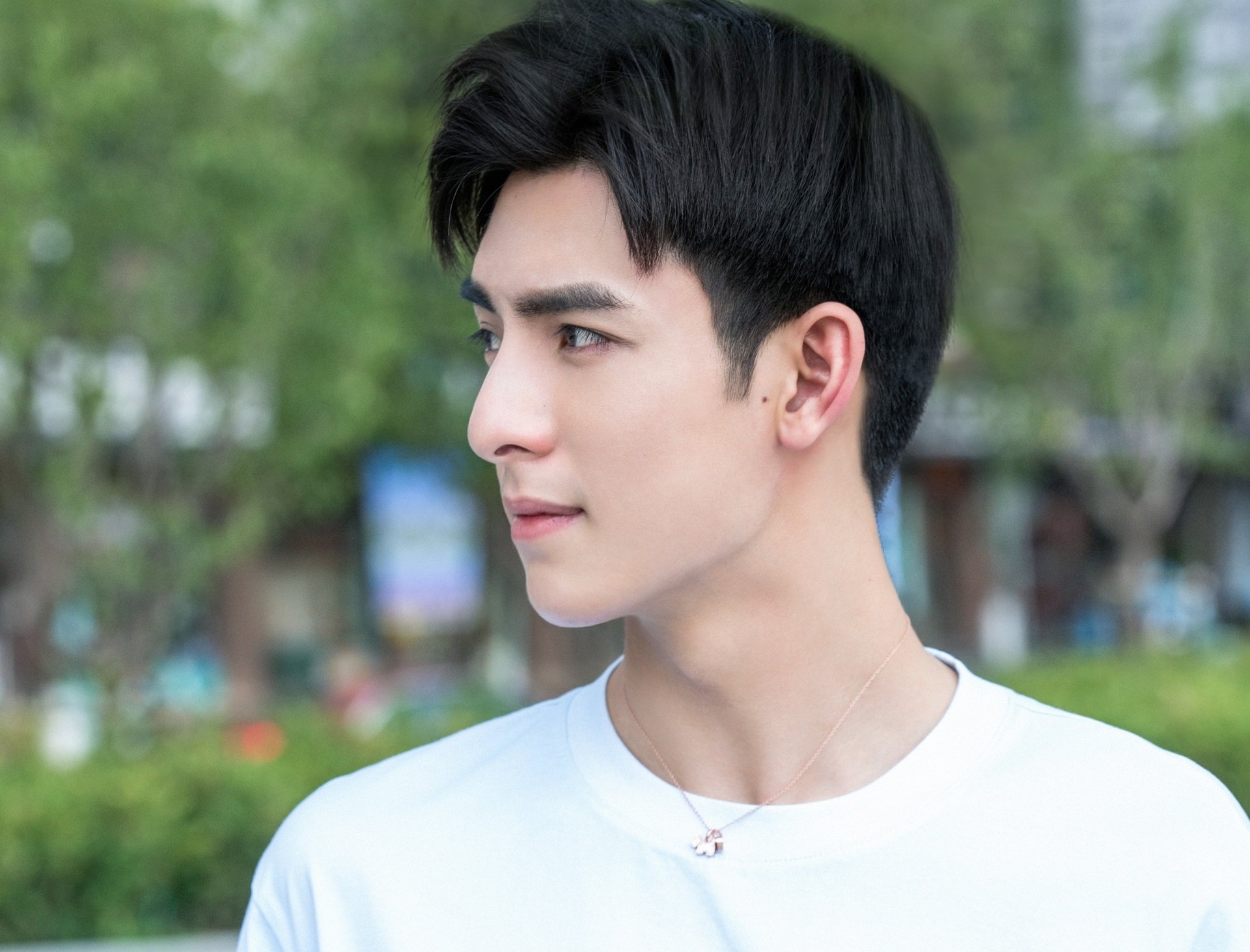 Download Celebrity Wang Hao Xuan HD Wallpaper