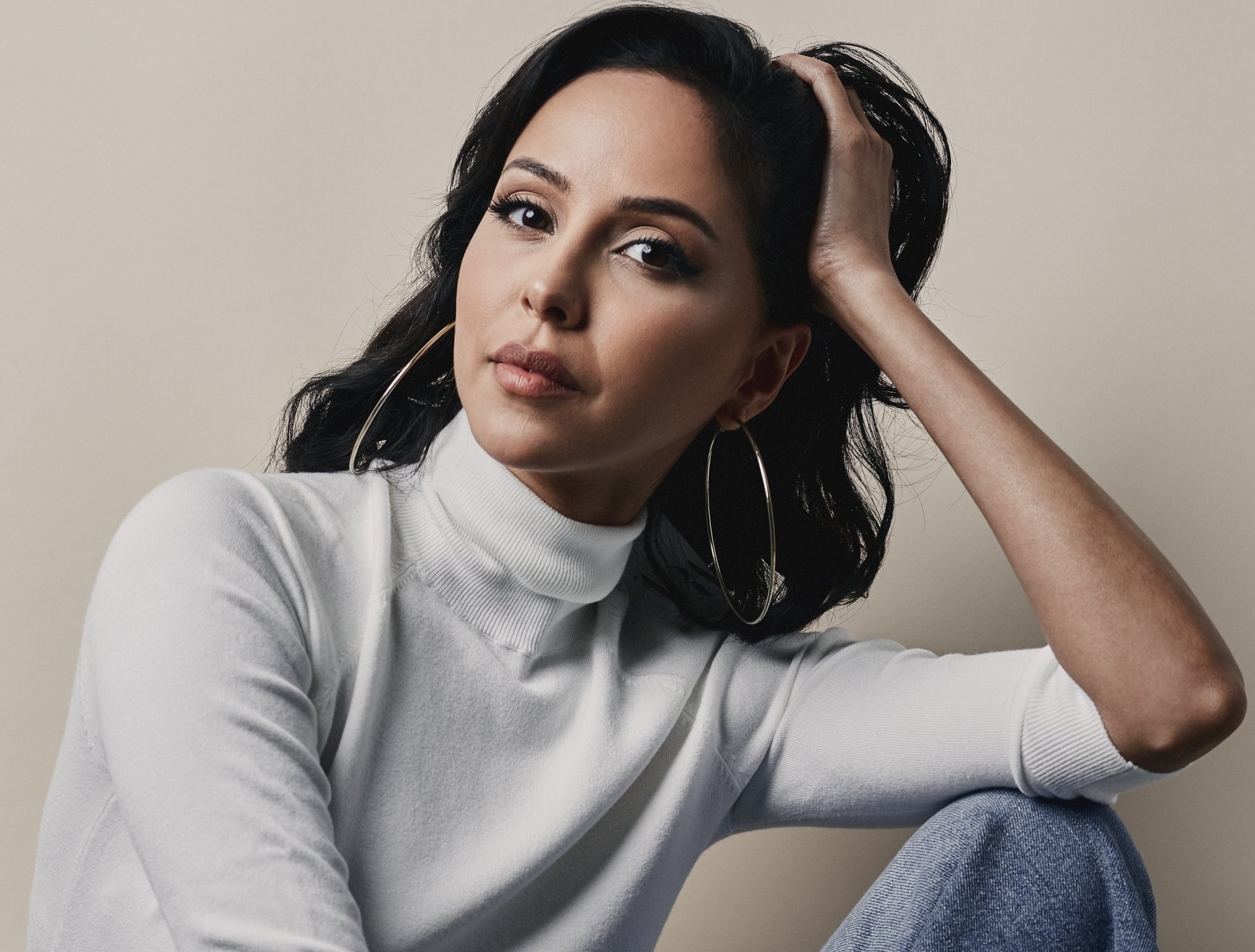 Download Celebrity Gia Sandhu HD Wallpaper