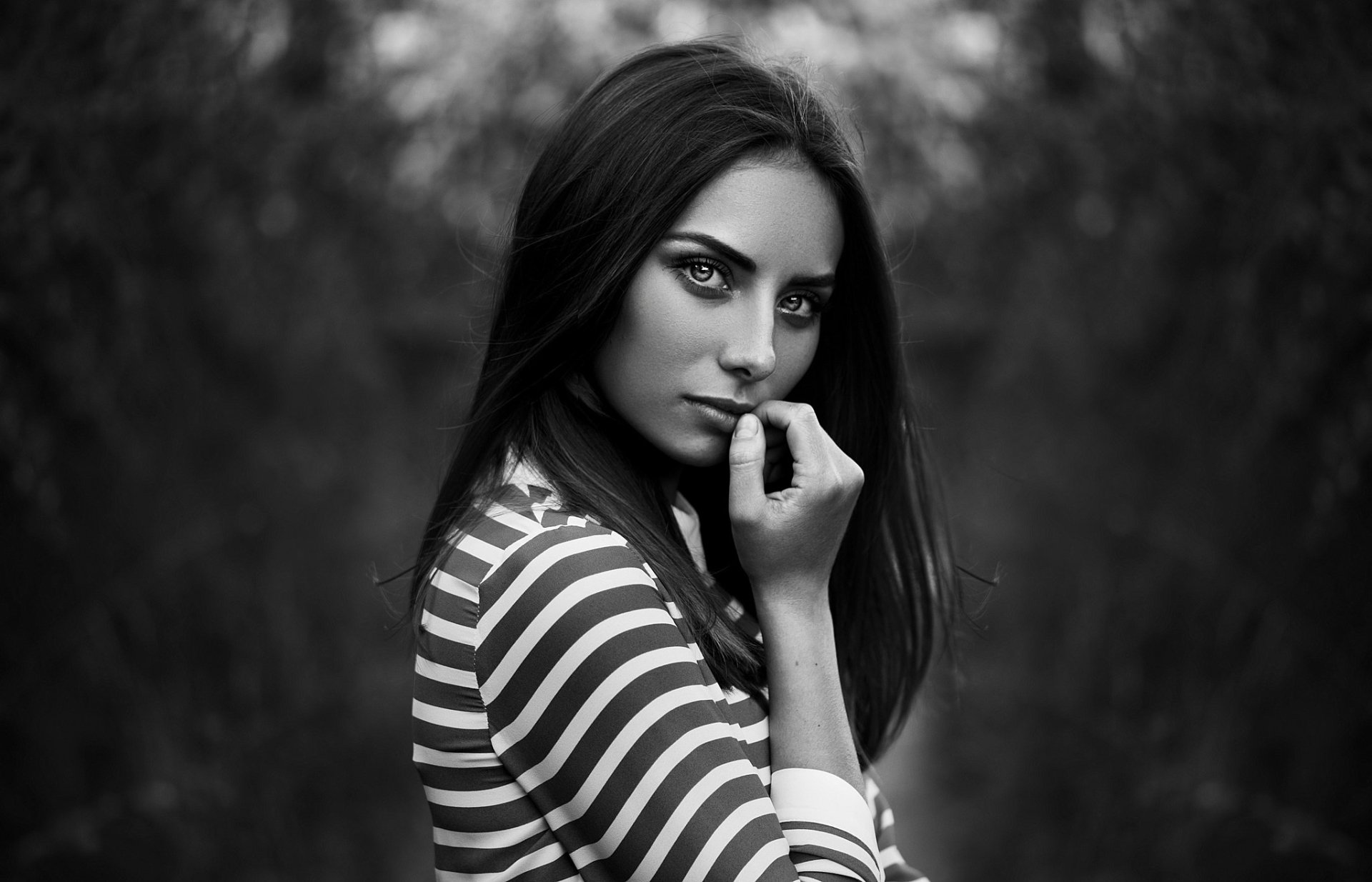 Download Black & White Woman Model HD Wallpaper by Ann Nevreva