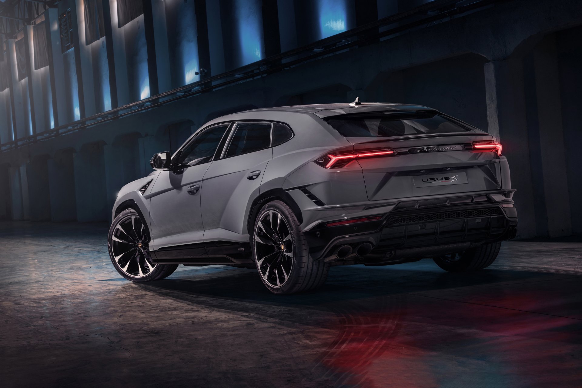 Download Vehicle Lamborghini Urus S 4k Ultra HD Wallpaper