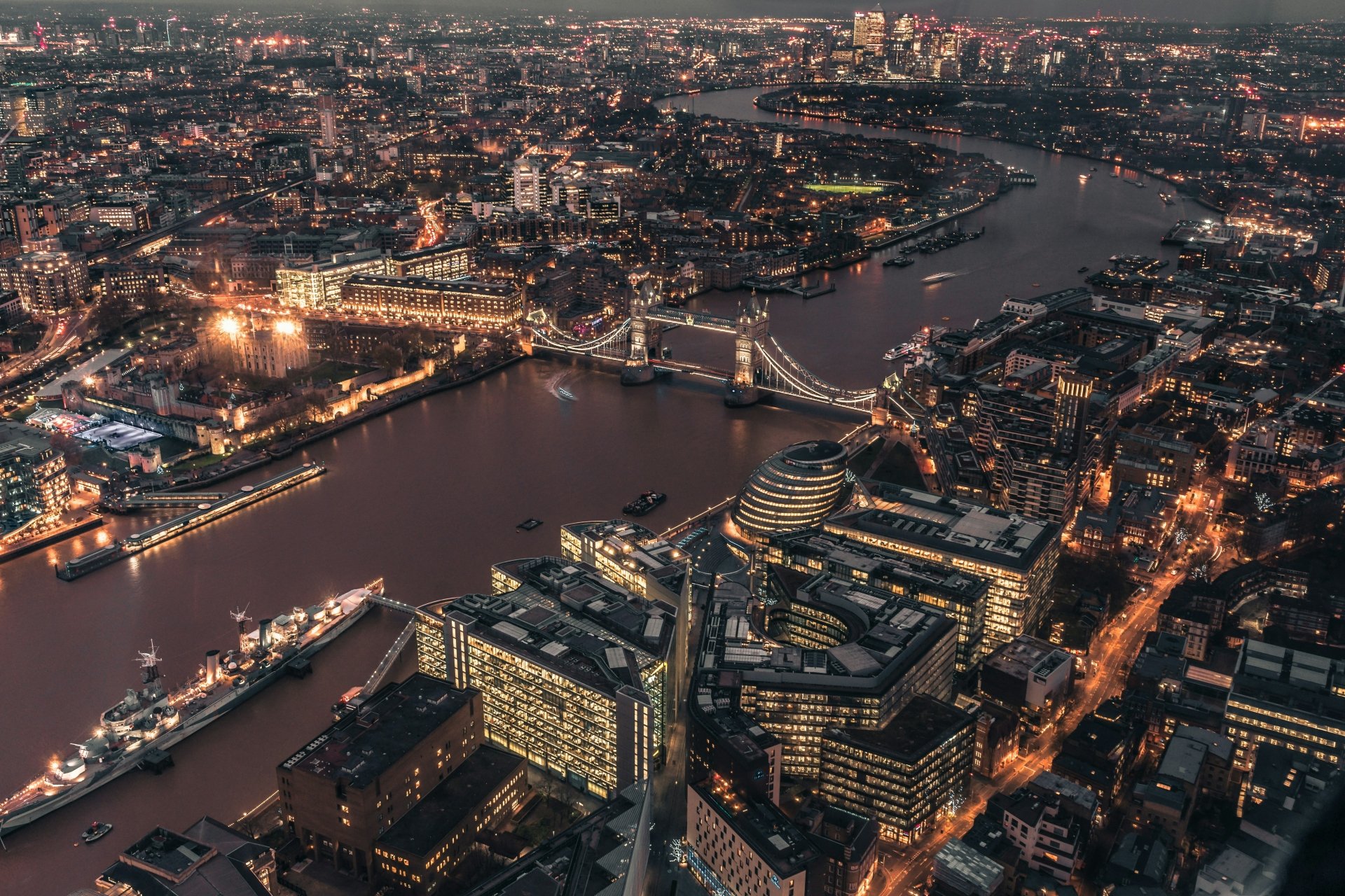 Stunning 4K Nightscape of London by Giammarco Boscaro
