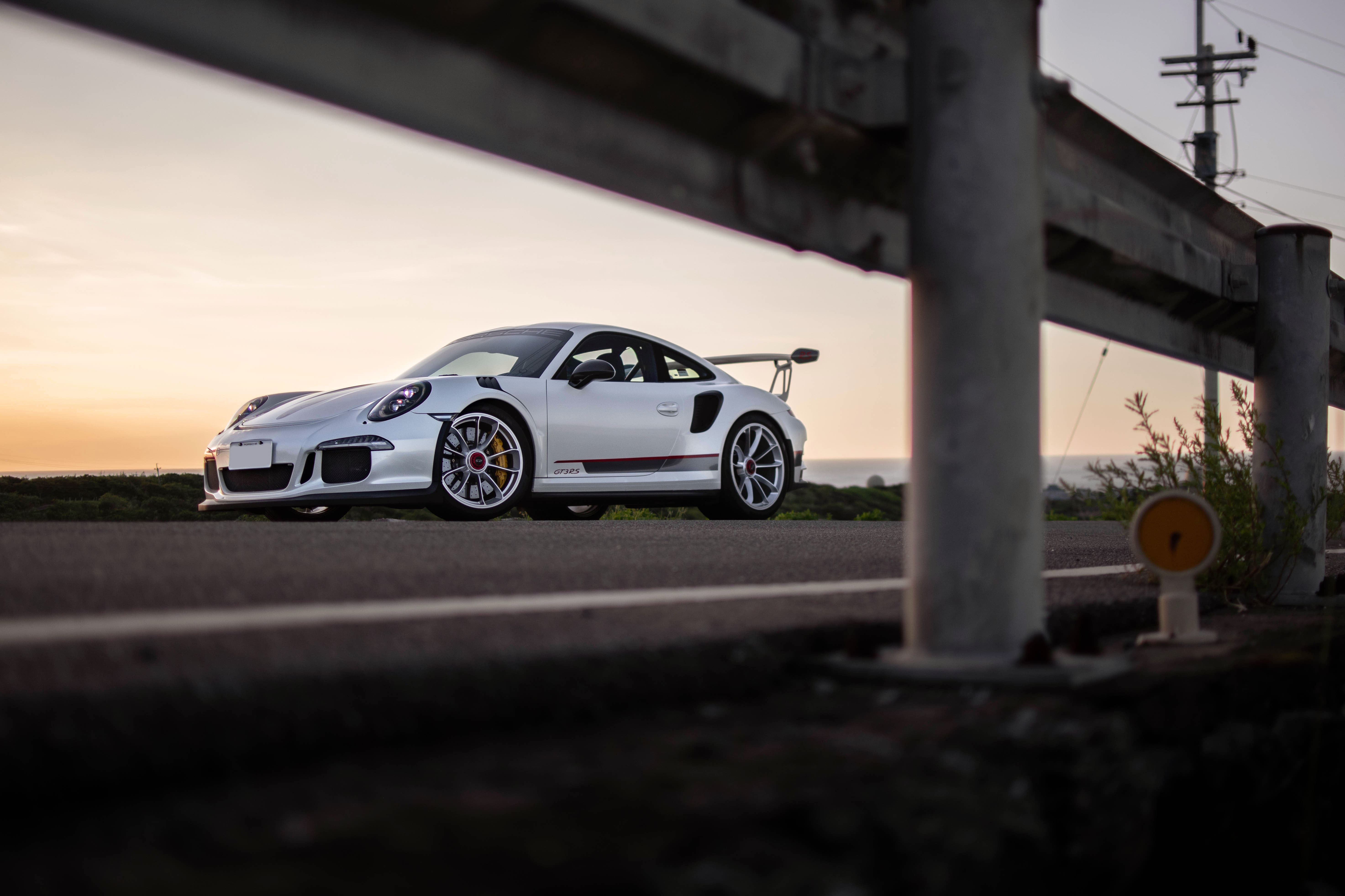 Download Car Porsche 4k Ultra HD Wallpaper