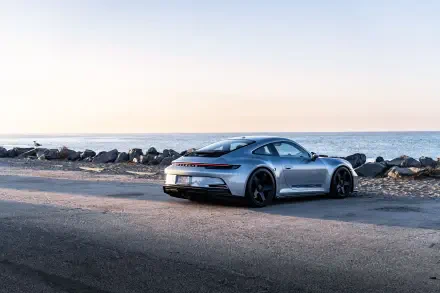 Porsche GT3 RS - Desktop Wallpapers, Phone Wallpaper, PFP, Gifs, and More!