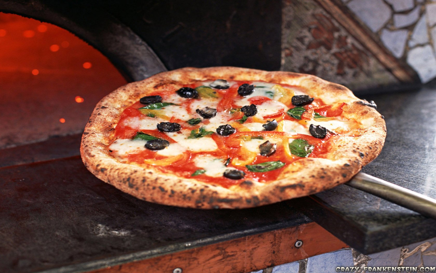 Delicious HD Pizza Fresh from the Oven – A Food Lover’s Dream!