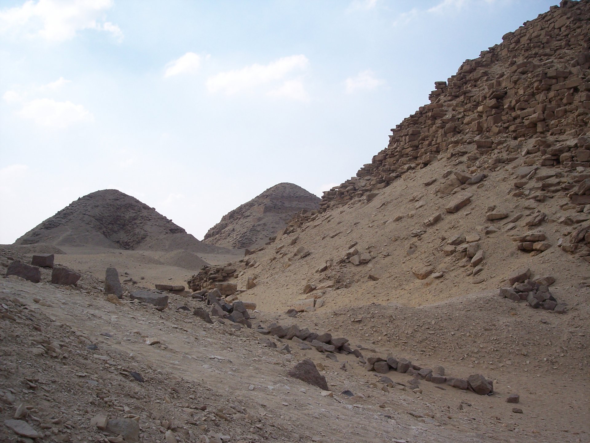 Download Pyramid Nature Desert HD Wallpaper