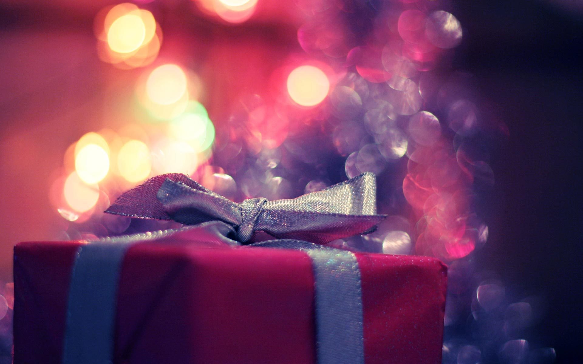Christmas Gift Glow: HD Holiday Wallpaper Magic | 1920x1200 | Wallpaper ...