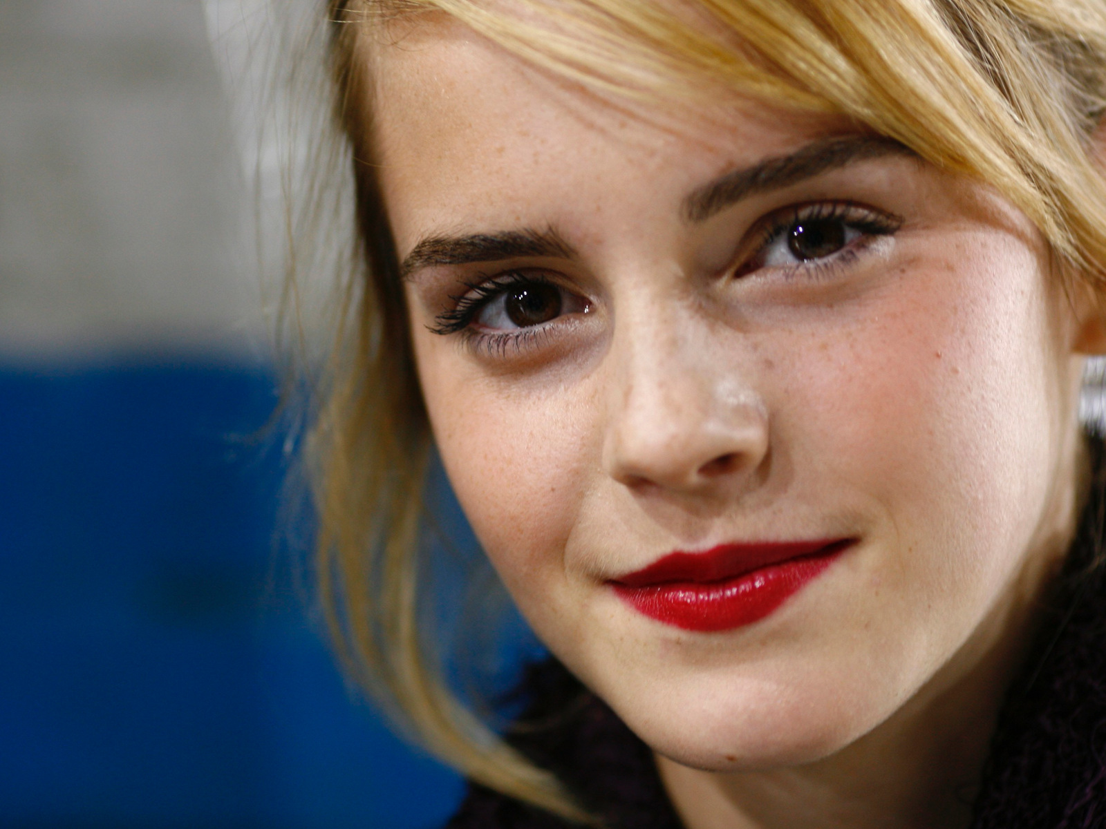 Emma Watson Wallpaper and Background | 1600x1200 | ID:204507