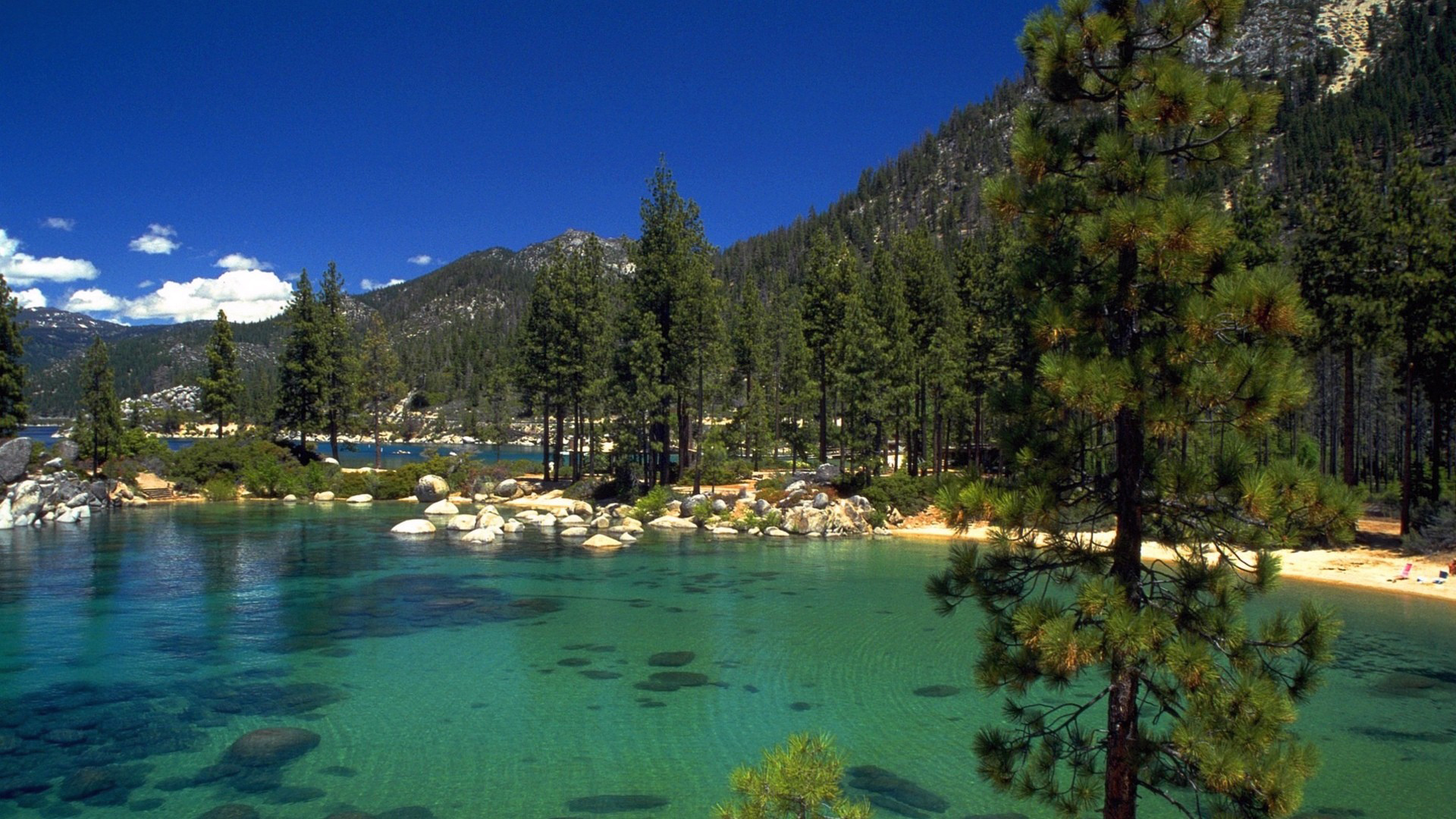 Crystal Clear Serenity: HD Nature Seascape Escape