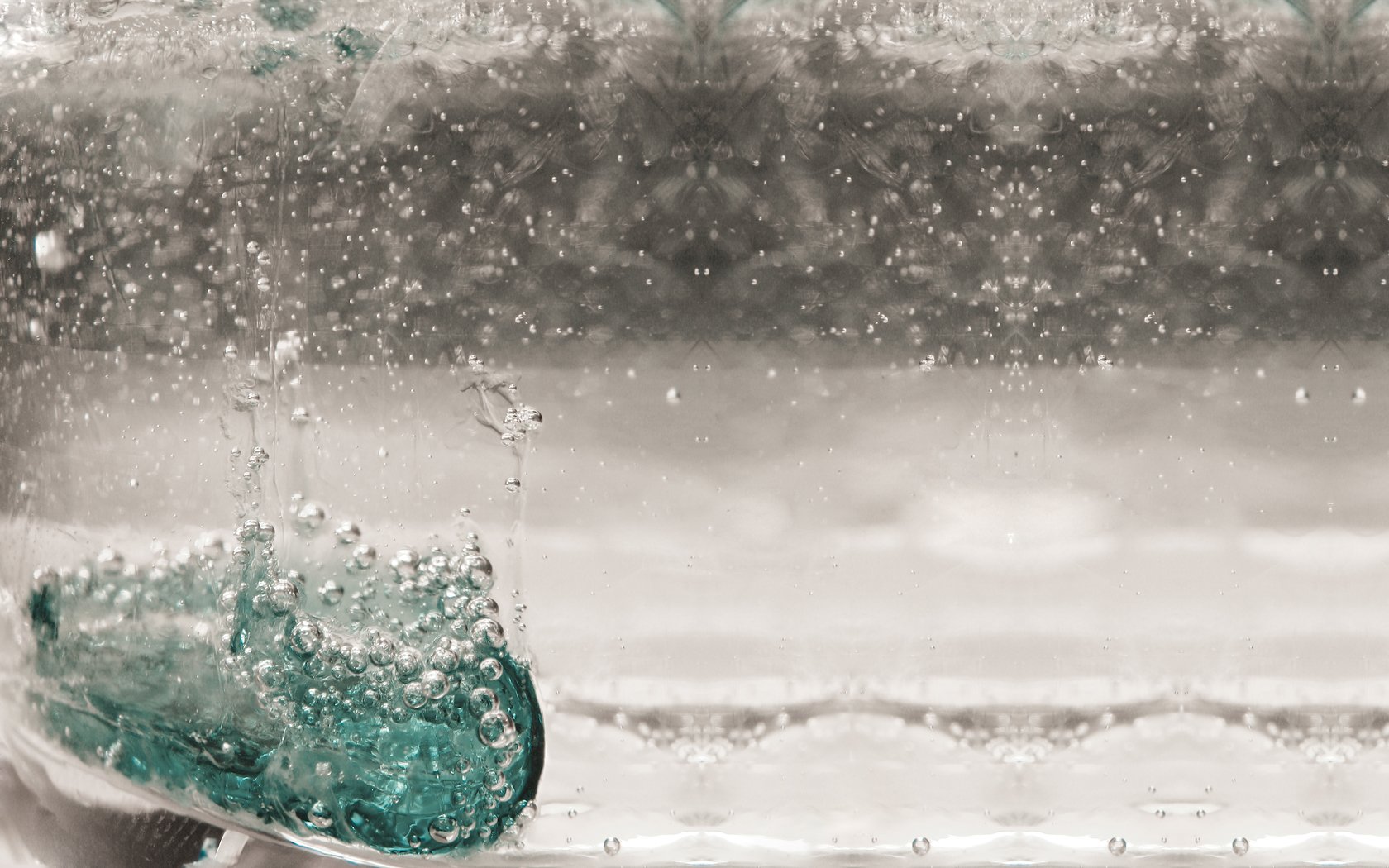 Refreshing Nature: HD Wallpaper with Water Drops and Vaio Vibes