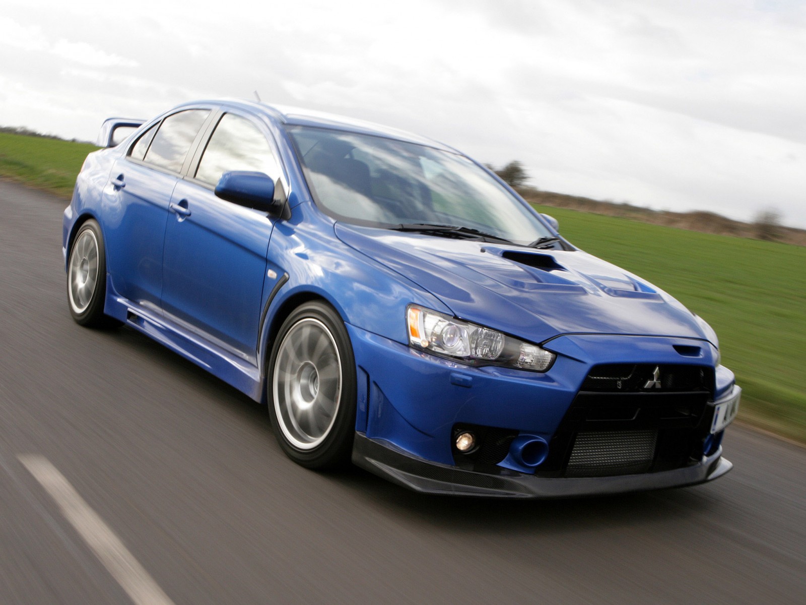 Download Vehicle Mitsubishi Wallpaper
