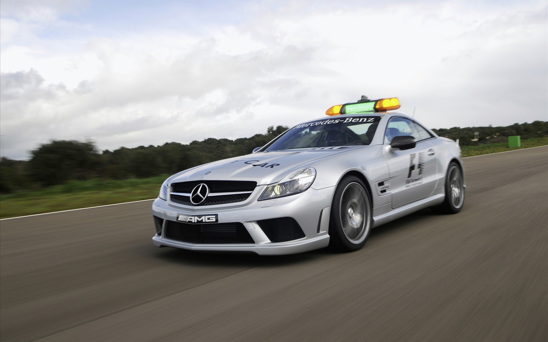 Download Vehicle Mercedes HD Wallpaper