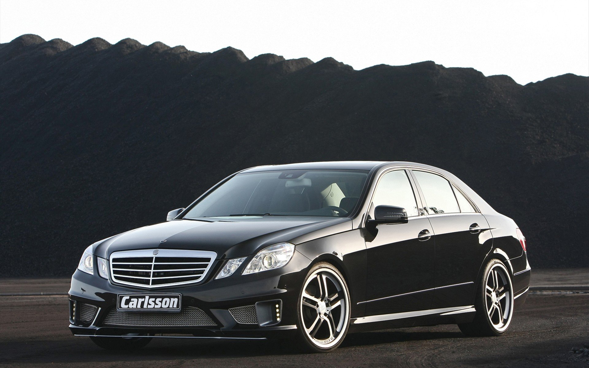 Midnight Mercedes Sedan — HD Wallpaper | 1920x1200 | Wallpaper Abyss