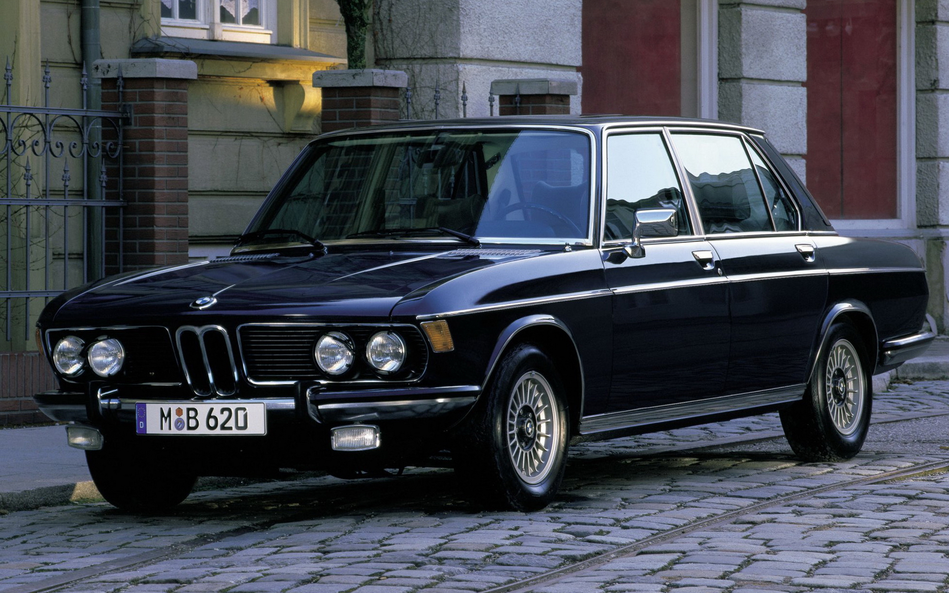 Download Vehicle BMW HD Wallpaper