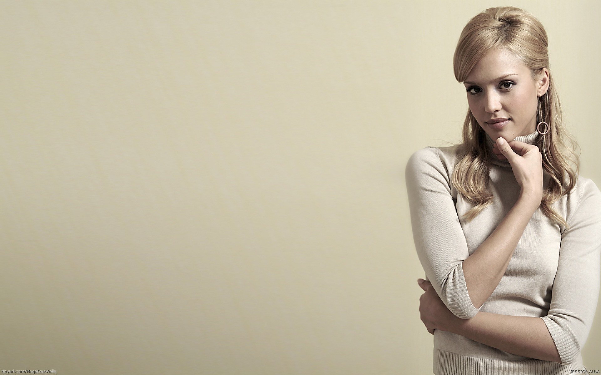 Jessica Alba: Stunning HD Wallpaper