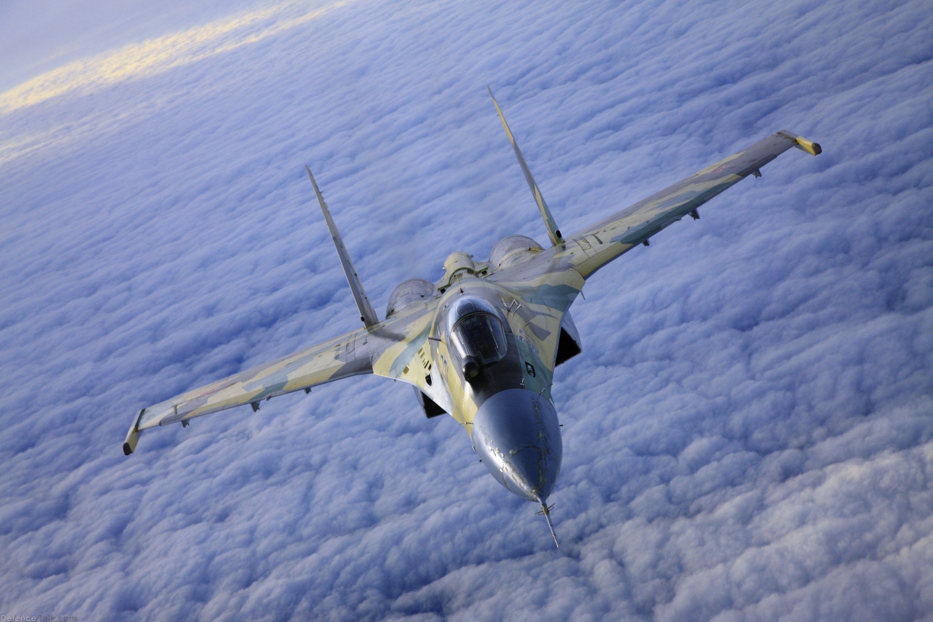 Sukhoi Su-35 Soaring: HD Military Jet Wallpaper Excellence