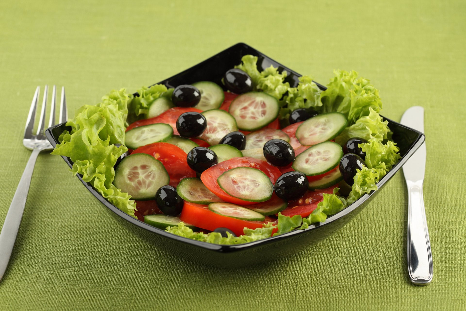 Fresh Mediterranean Lunch Salad | 4K Ultra HD Healthy Food Wallpaper ...