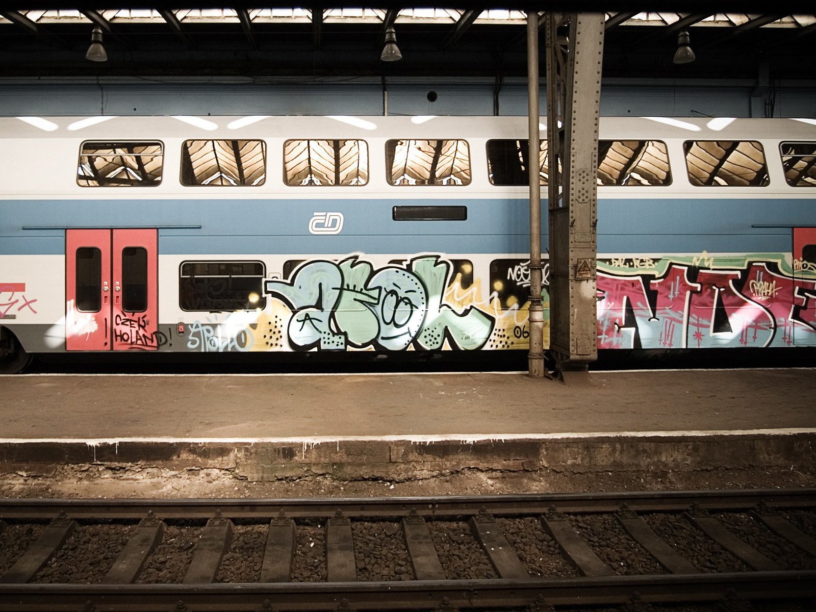 Hustla Graffiti Train HD Wallpaper