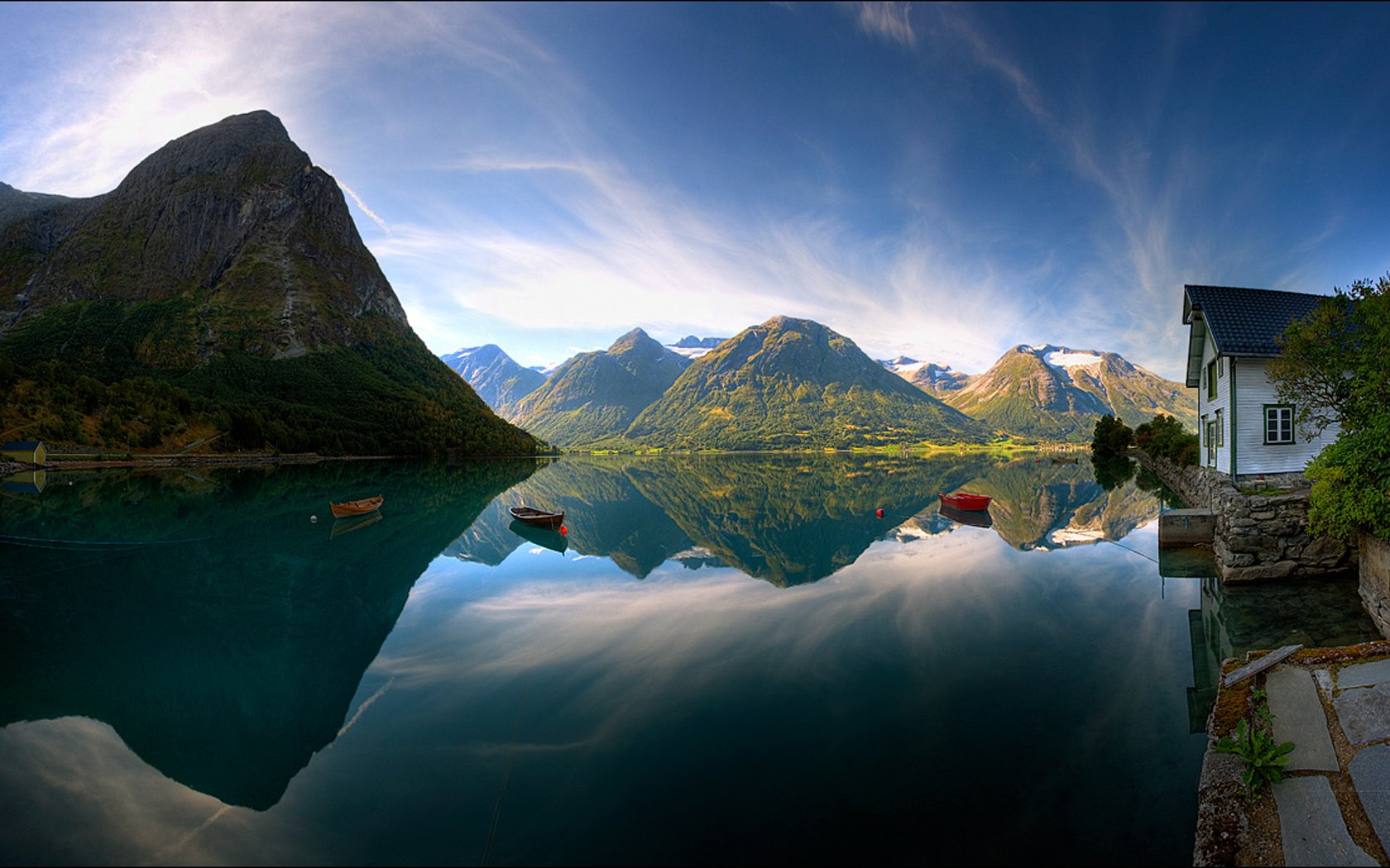 Serene Reflections: HD Wallpaper Photography