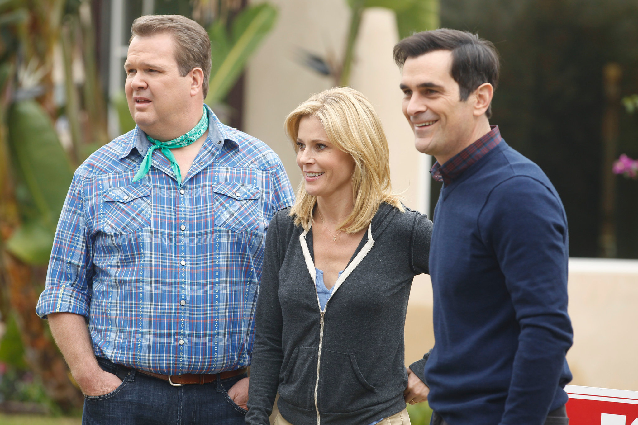 Modern Family Cast HD Wallpaper - TV Show Background