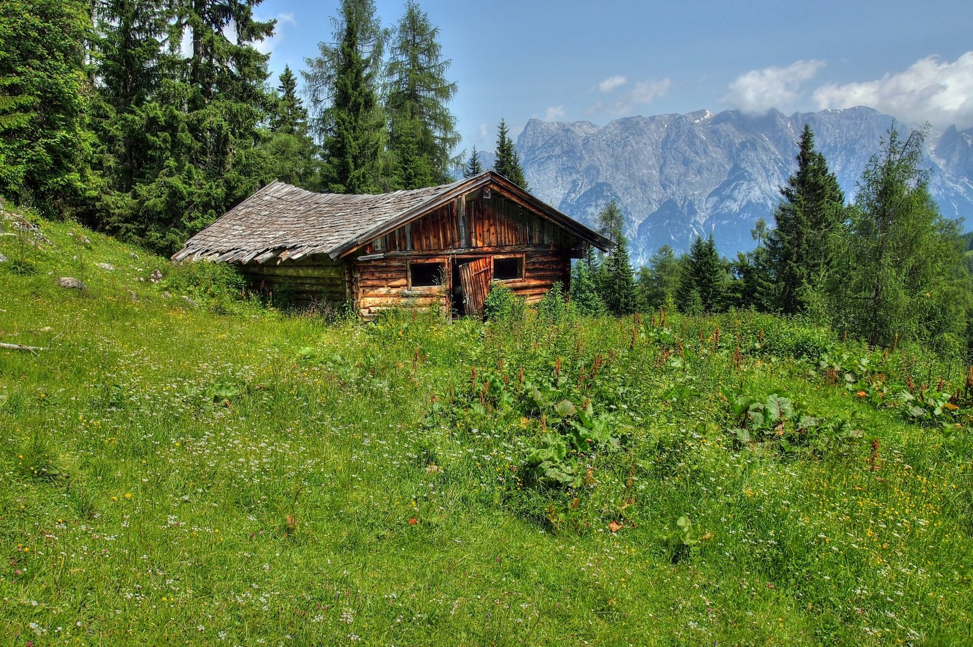 4K Alpine Cabin — Rustic Man-Made Mountain Wallpaper