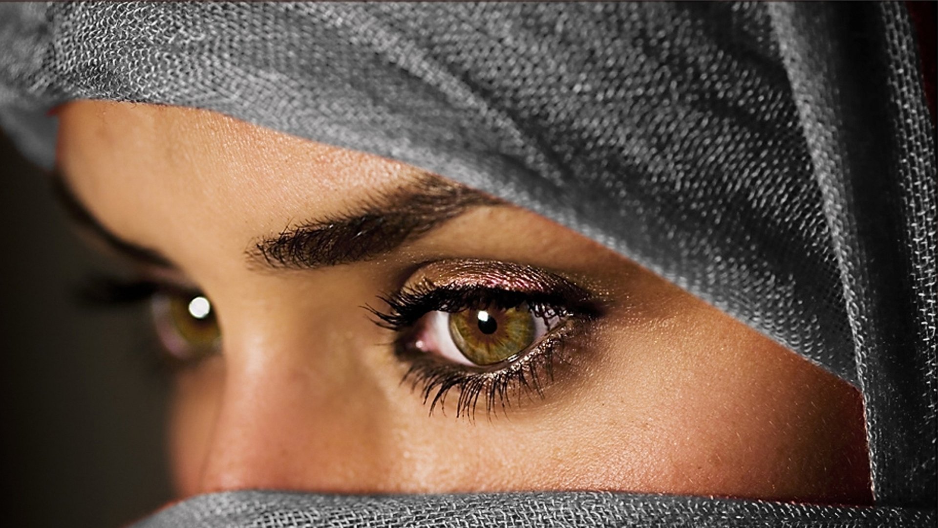 Download Woman Eye HD Wallpaper | 2560x1440 | Wallpaper Abyss