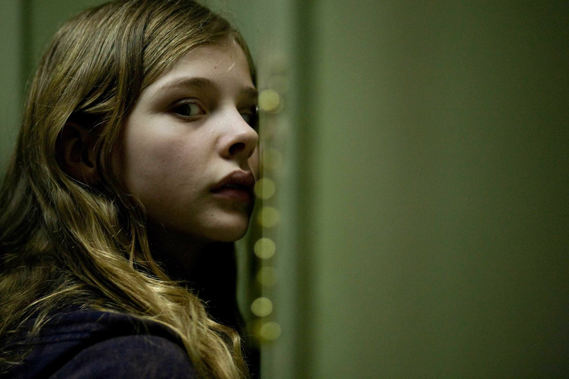Chloë Grace Moretz in Let Me In - Stunning HD Wallpaper