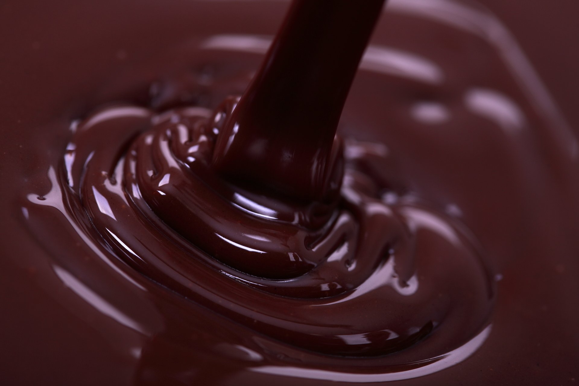 Decadent Chocolate Swirl HD Wallpaper – A Food Lover’s Delight